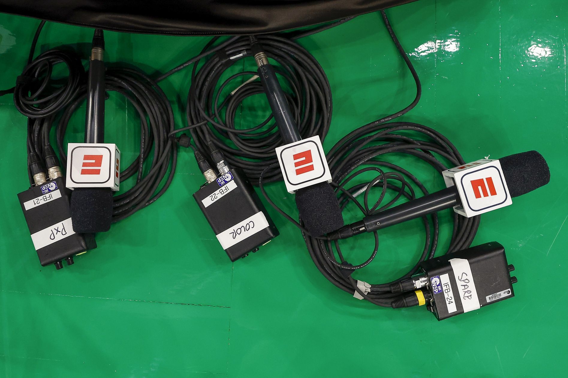 Who Are the Raiders-Chargers Announcers? A Look At ESPN’s Broadcast ...