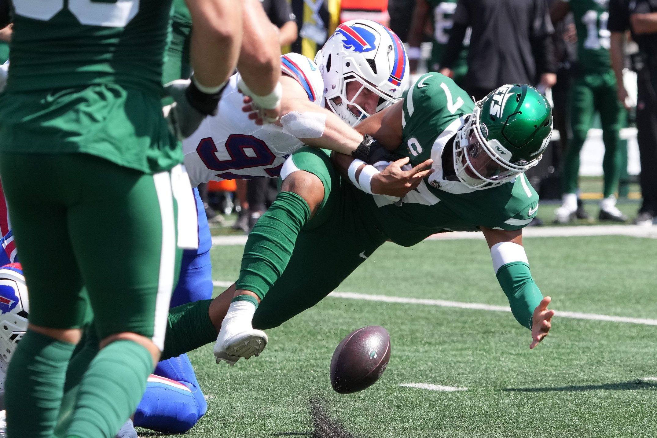 How Long Will Justin Fields Be Out? Everything To Know About the NFL’s ...