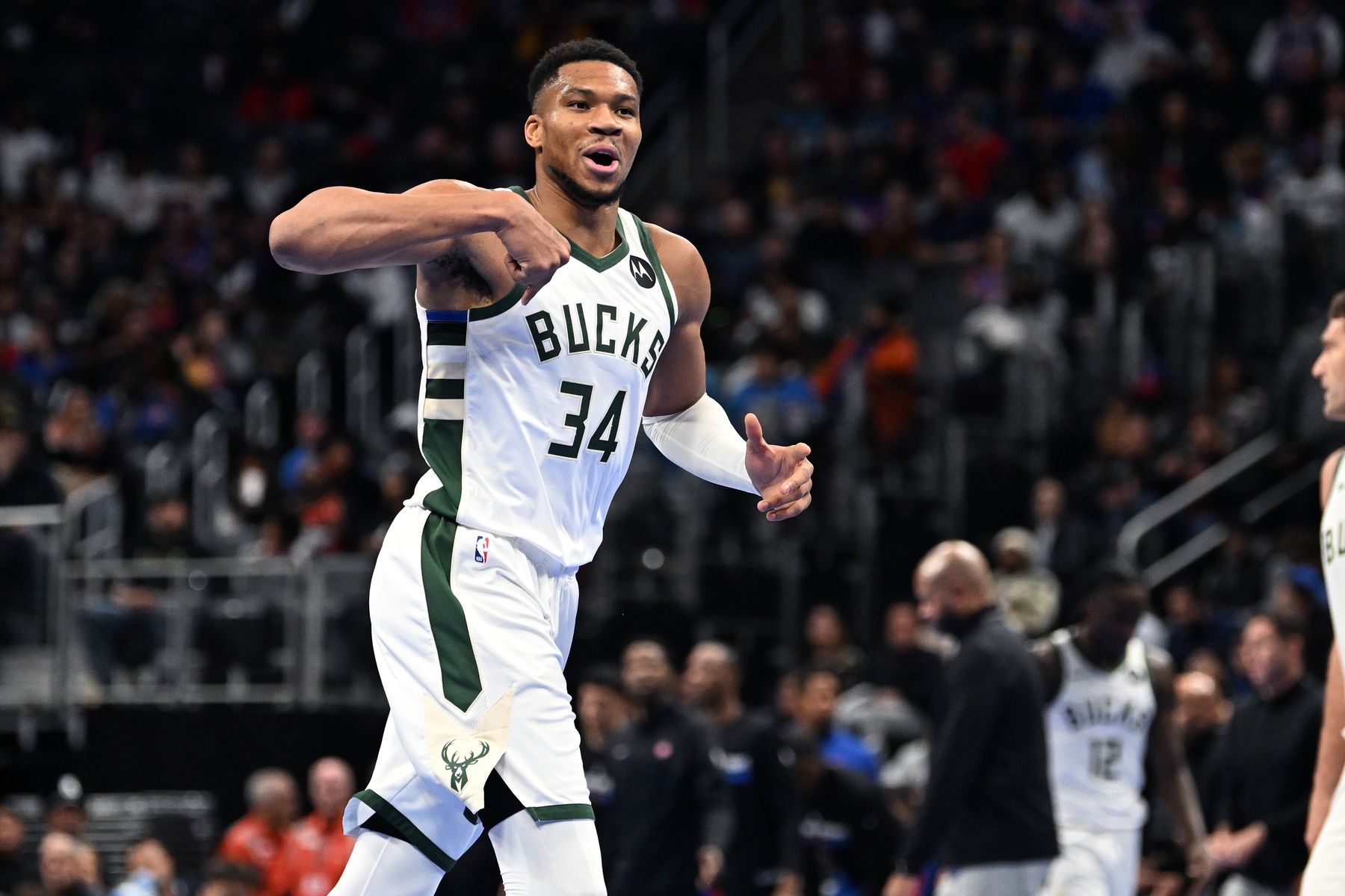 NBA Insider Reveals Bucks’ Desperate Message to Giannis Antetokounmpo Amid Recent Trade Rumors