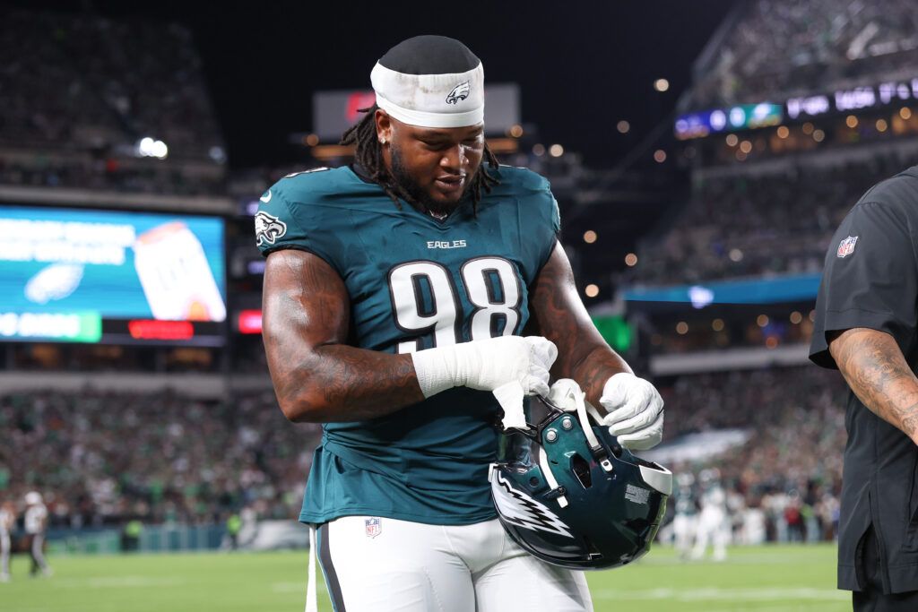 Did Eagles Star Jalen Carter Take $100,000 Chain From Rams' Jared Verse?