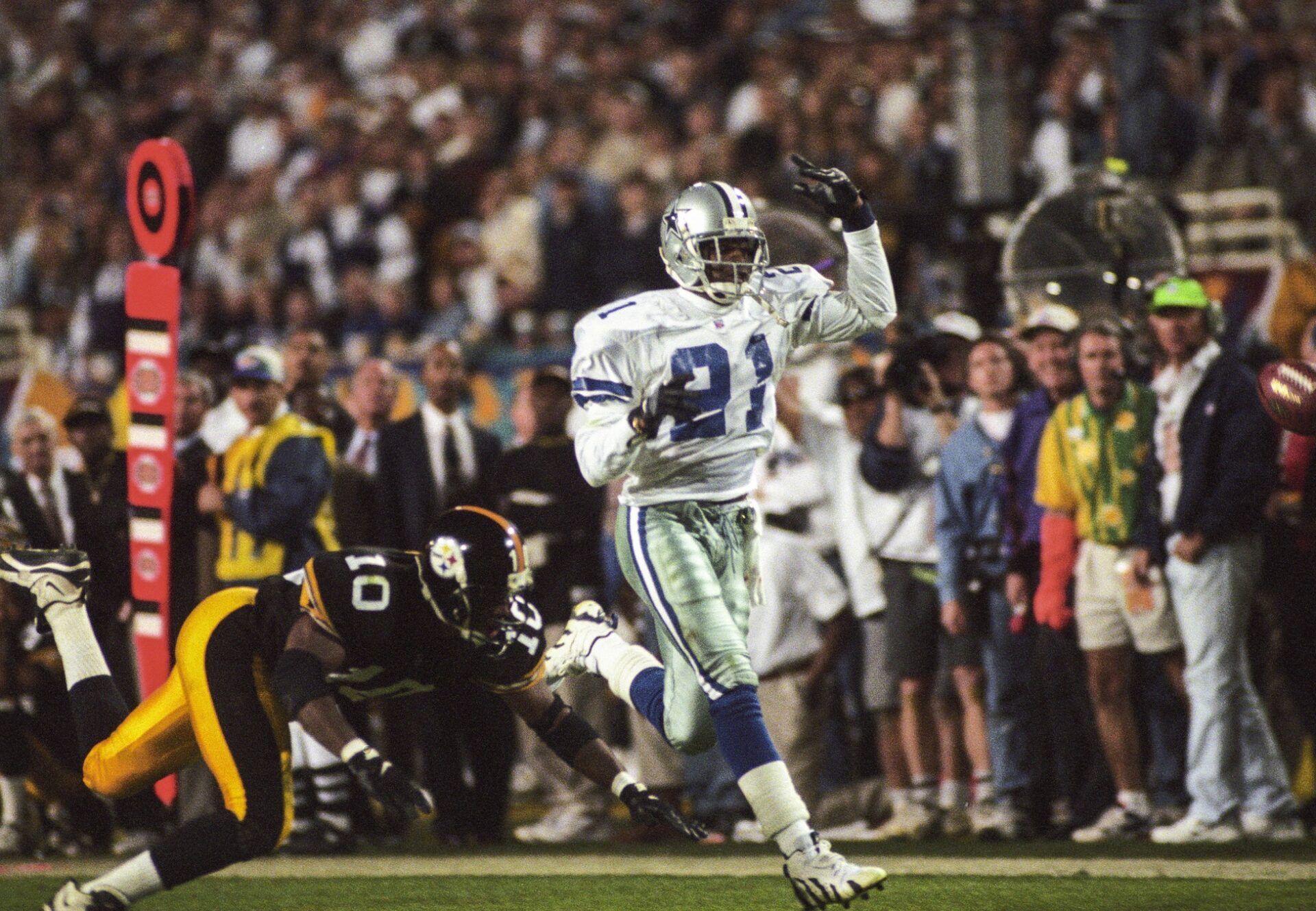 Deion Sanders Reveals How He Overcame ‘Personal Kind of Hell’ With Cowboys