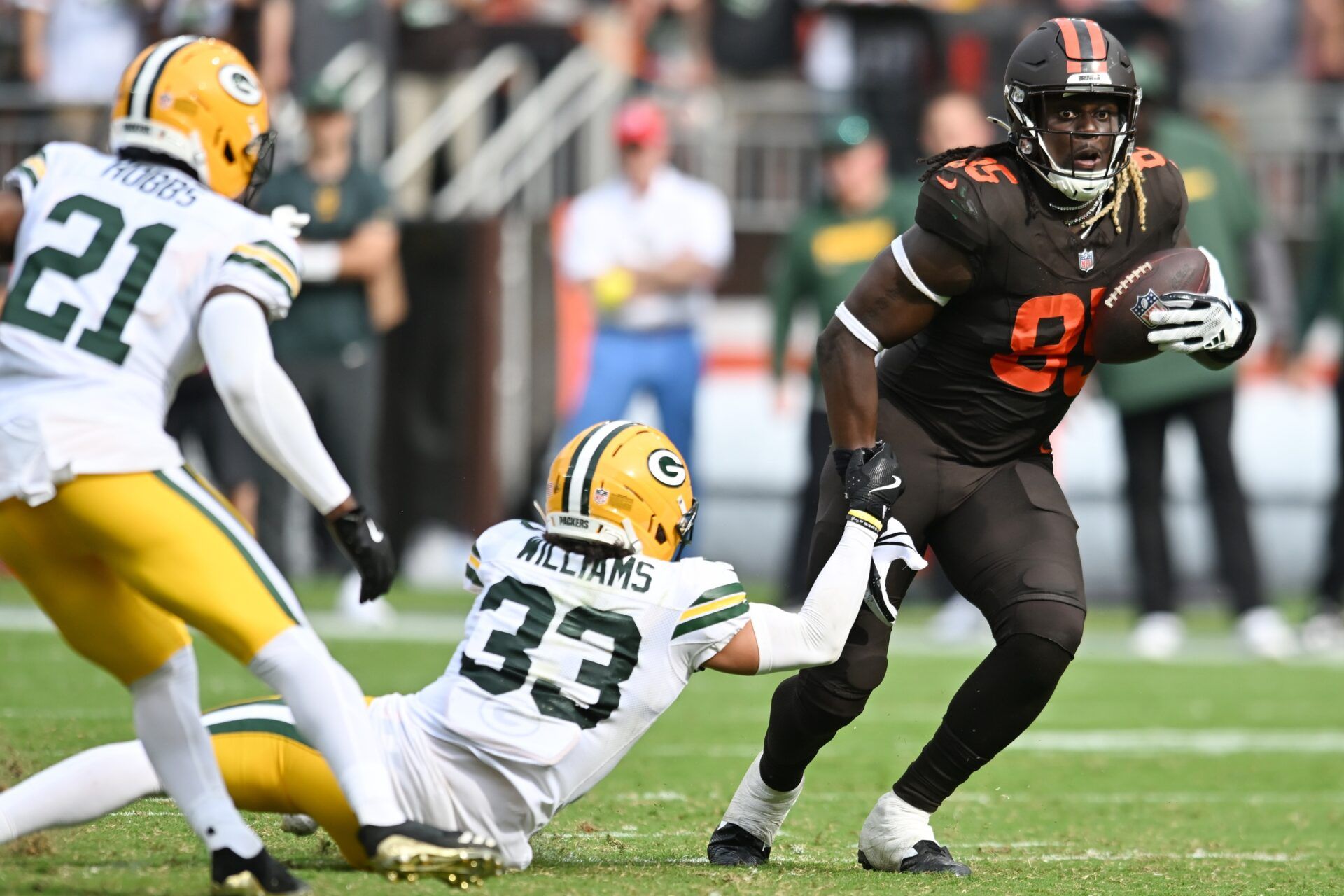 David Njoku Injury Update: Latest on the Browns TE and Whether He’ll ...