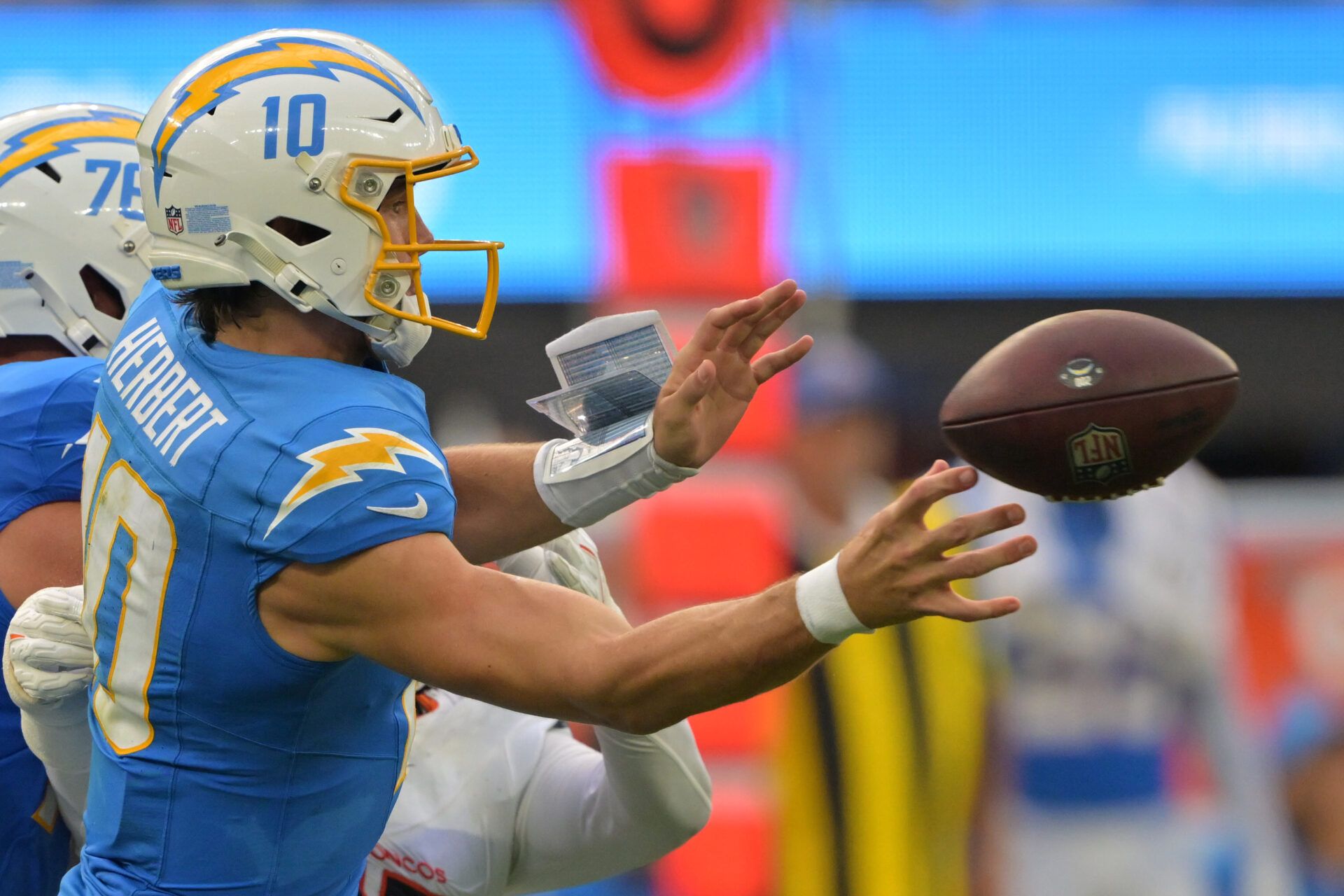 Los Angeles Chargers Start-Sit: Week 4 Fantasy Advice for Justin ...