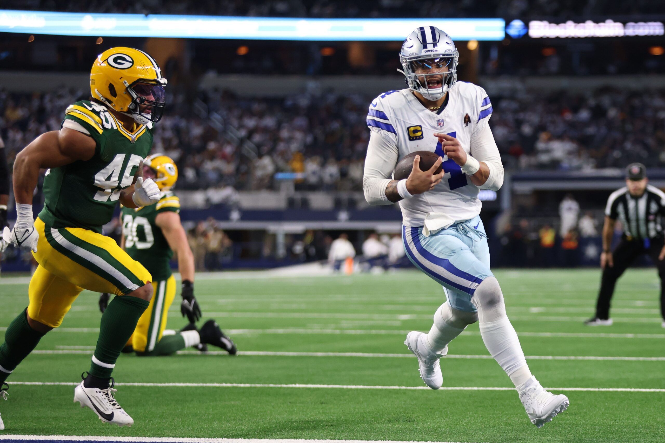 Who Are the Packers-Cowboys Announcers? A Look at NBC's Broadcast Team ...