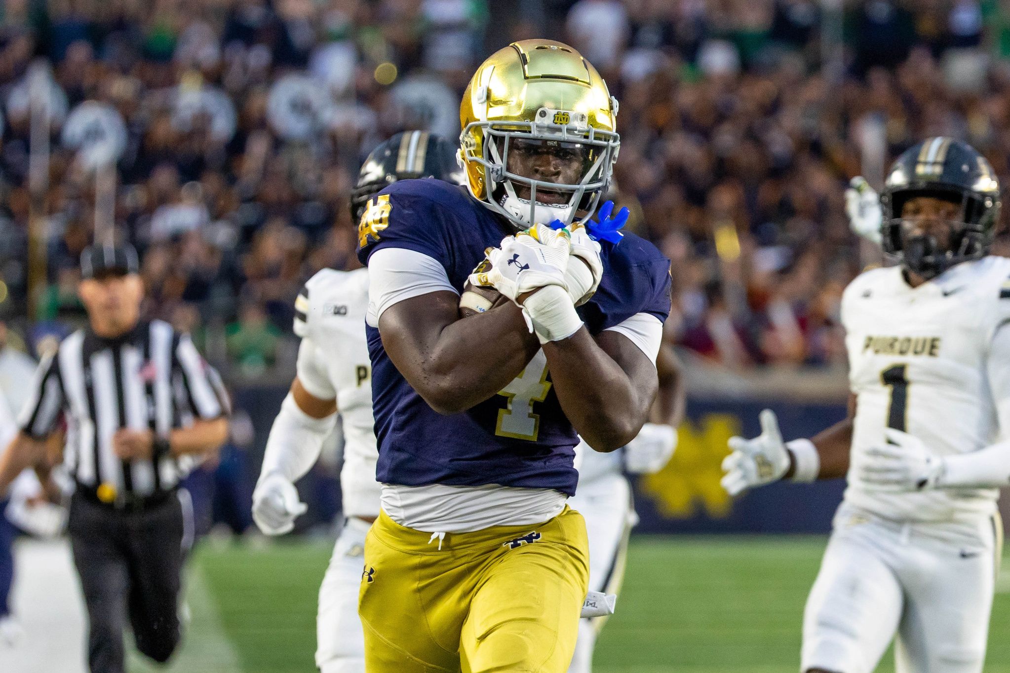Jeremiyah Love Compared to 4-Time Pro Bowl NFL RB As Notre Dame Star’s ...