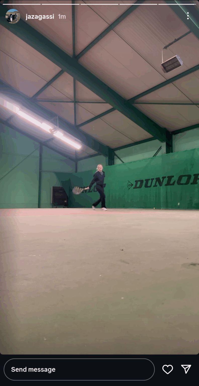 Steffi Graf and Andre Agassi’s Daughter Jaz Takes to the Tennis Court ...