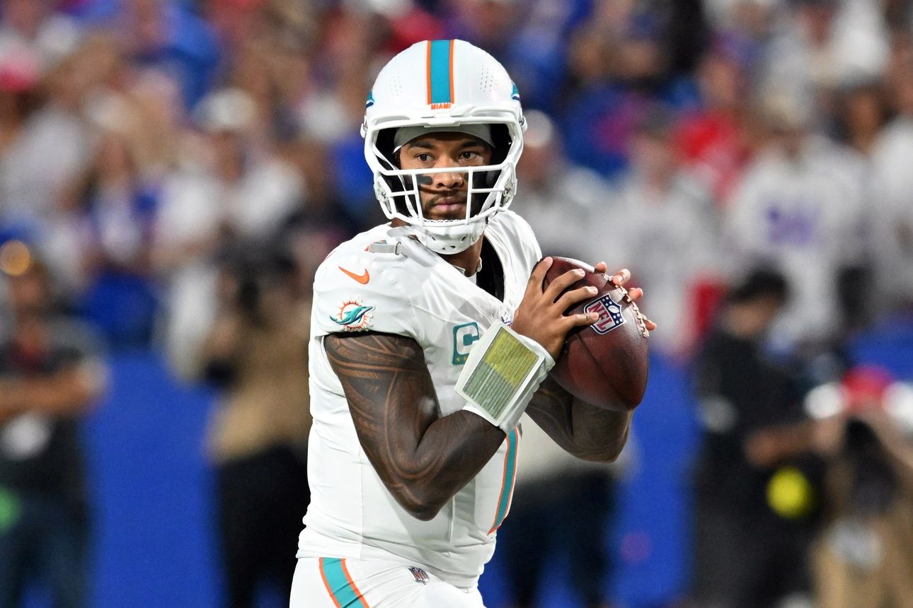 Tua Tagovailoa's $212.4 Million Contract, Salary, and Net Worth: How Much Is the Dolphins QB ...