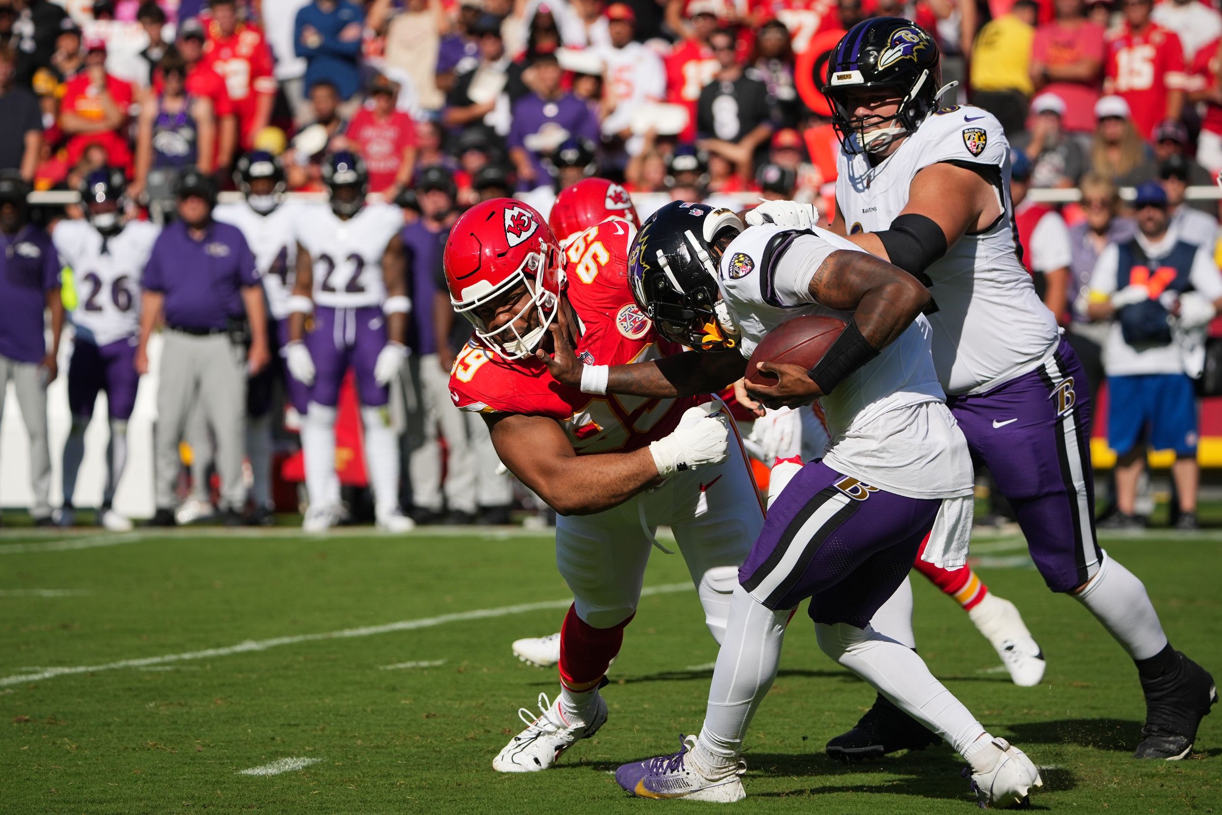 ‘Lamar Jackson Quit on His Team’ -- Ravens QB Faces Backlash From NFL Fans After Exiting in ...