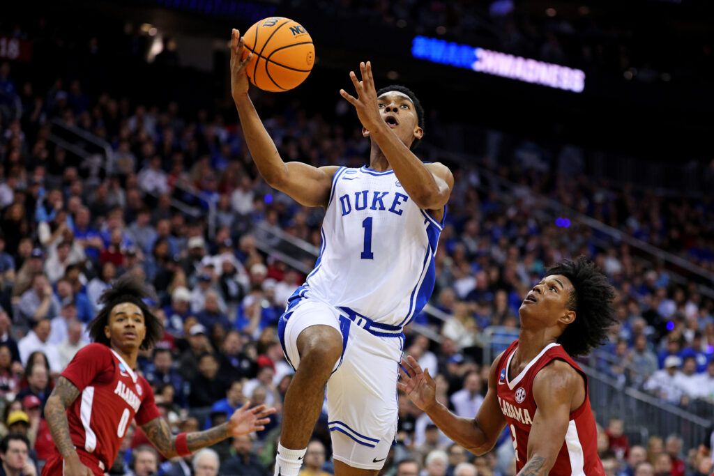 Duke’s Caleb Foster Makes Fun of Jon Scheyer Over Bears Support, Shares ...