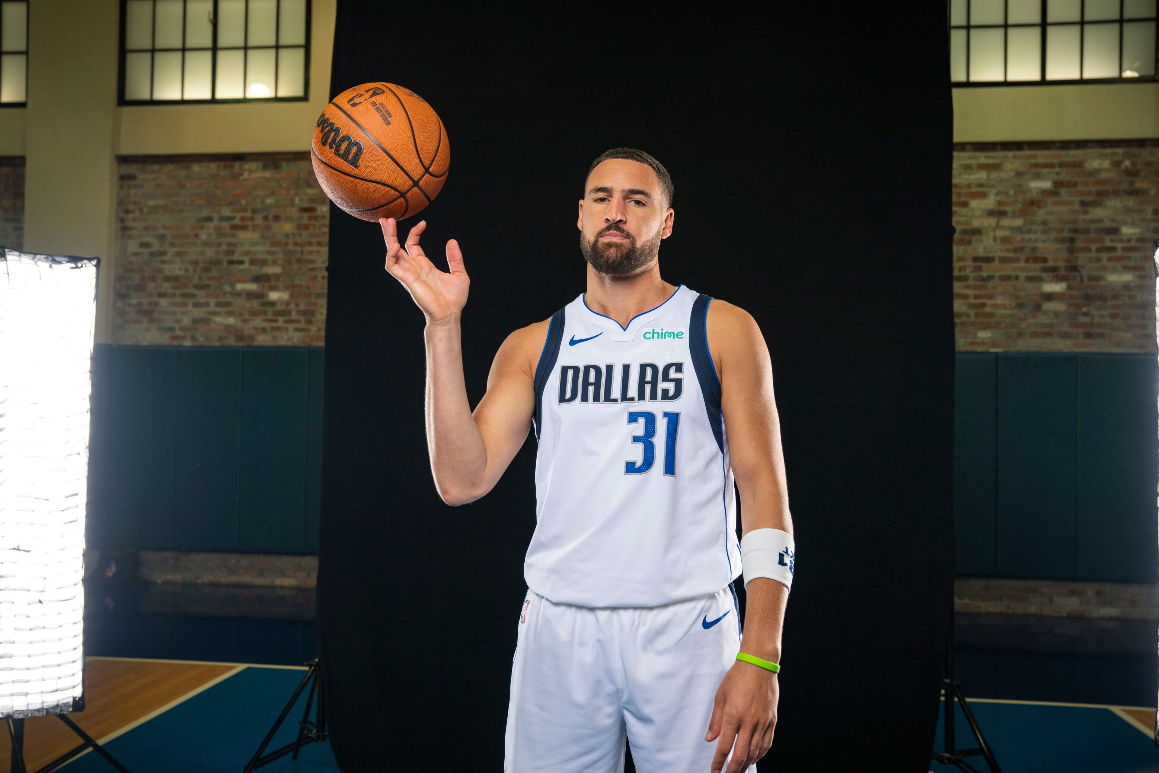 Mavericks Guard Klay Thompson Gets Blunt When Asked About Gilrlfriend ...