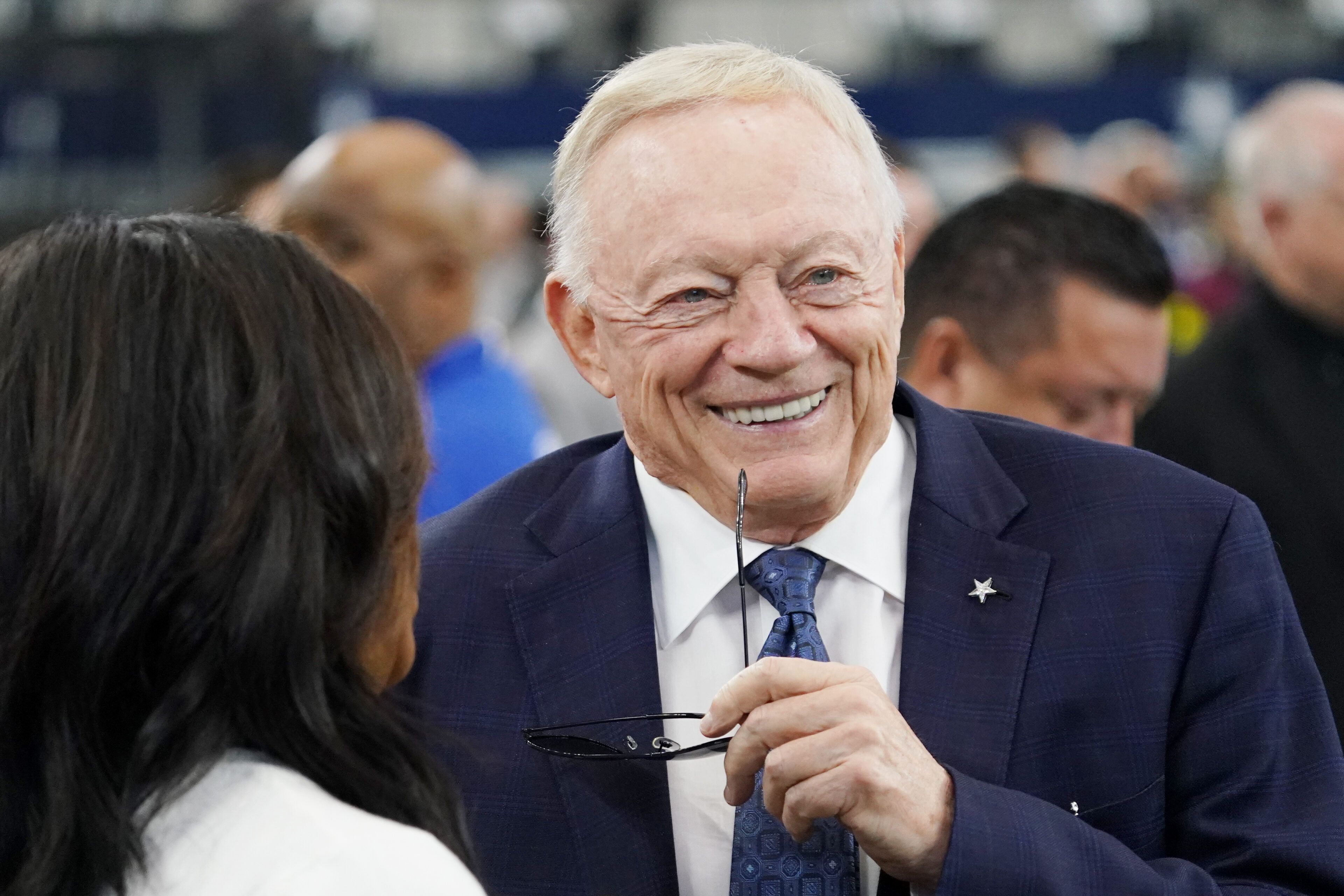 Cowboys Owner Jerry Jones Reveals the Real Reason He Didn't Call Micah Parsons After Packers Trade