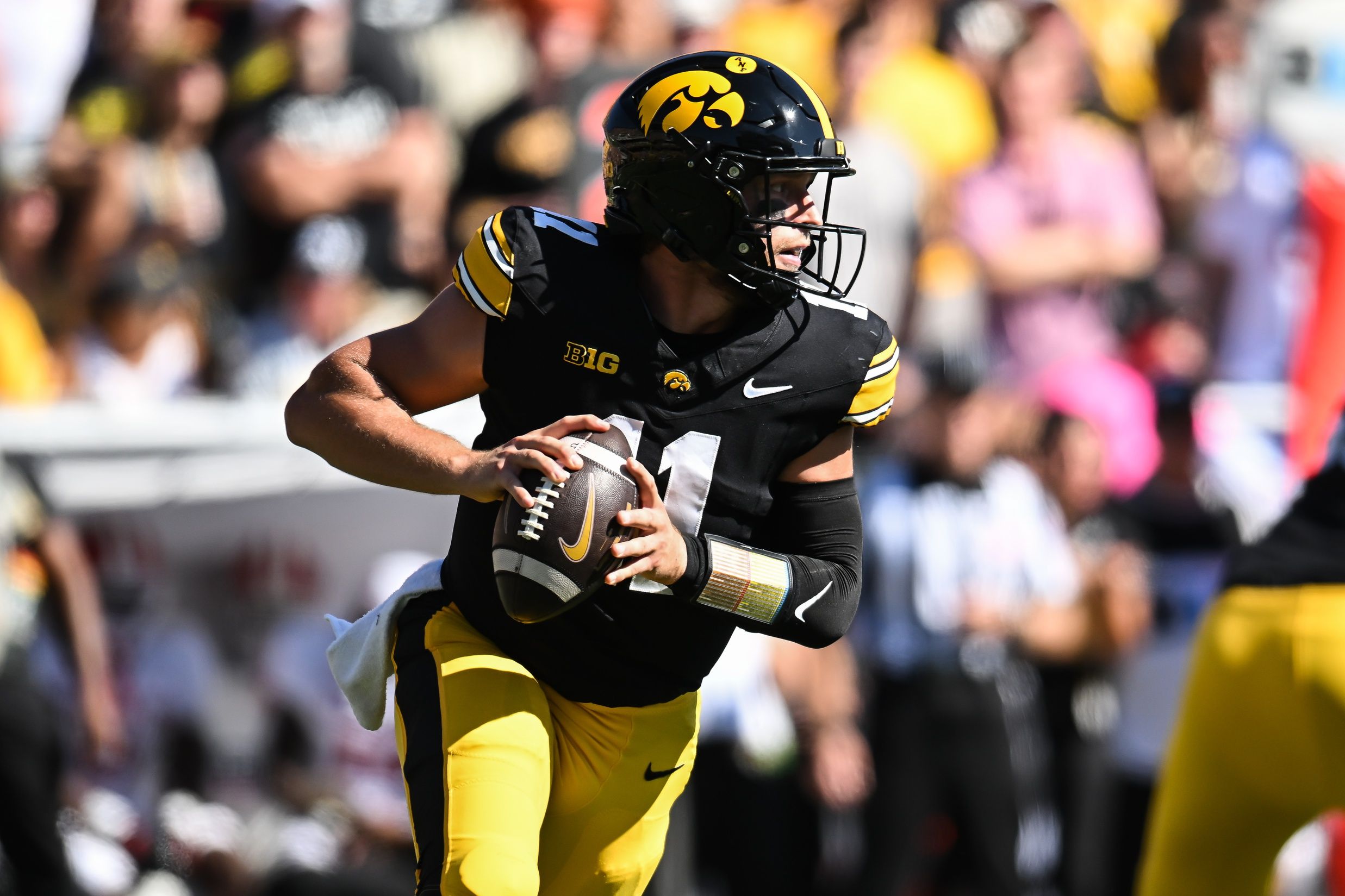 Who Will Replace Mark Gronowski vs Wisconsin? Latest Update on Iowa QB ...