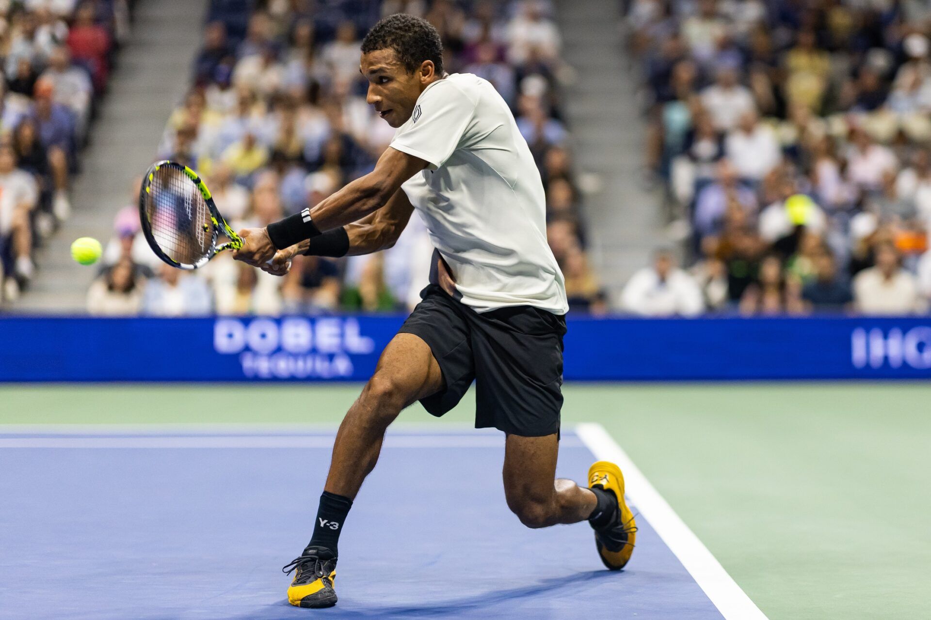Félix Auger-Aliassime vs Alejandro Tabilo Preview: Head-to-Head and Prediction for Shanghai ...