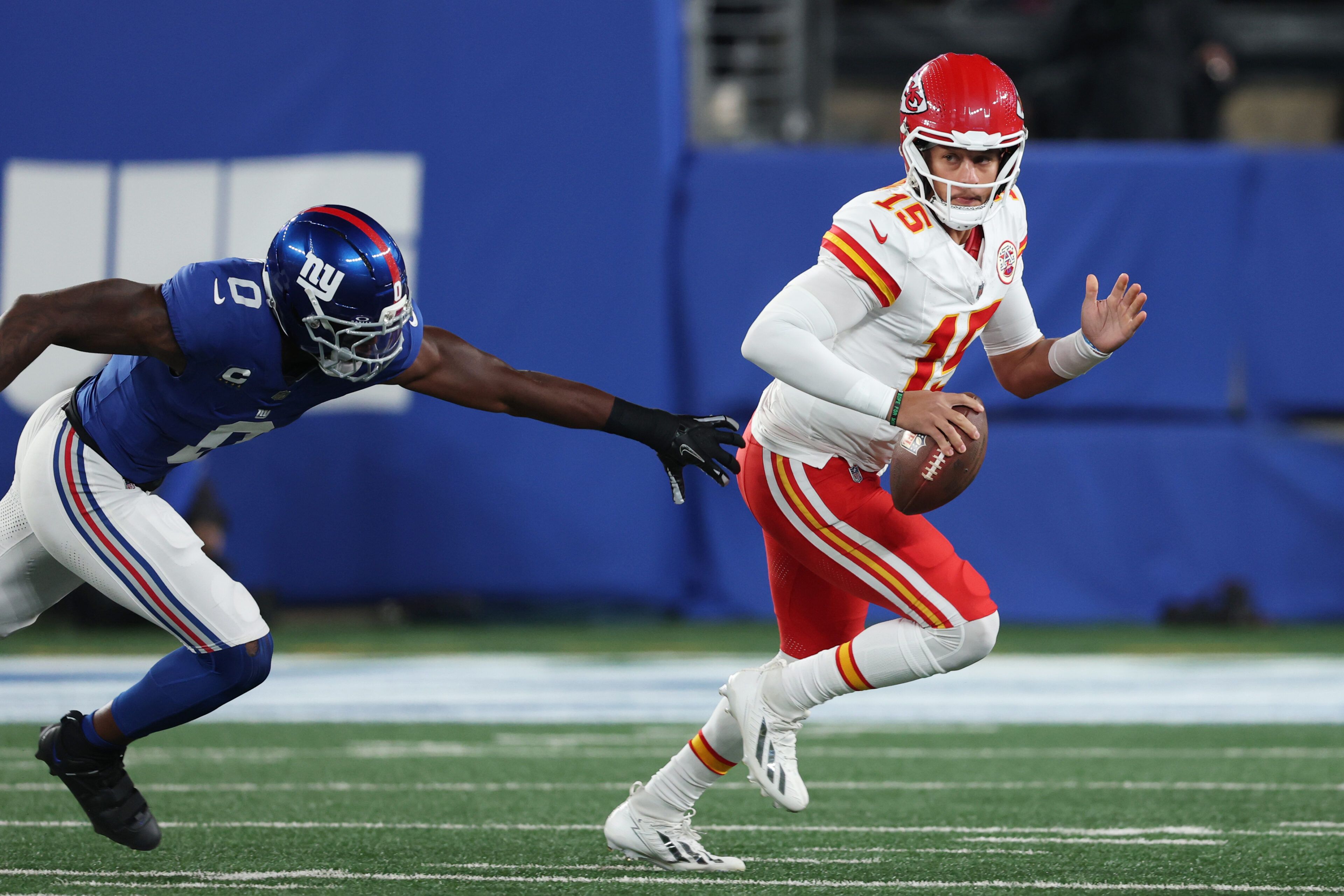 Giants Star Brian Burns Reveals NFL QBs Who ‘Talk the Most Sh*t’ and ...