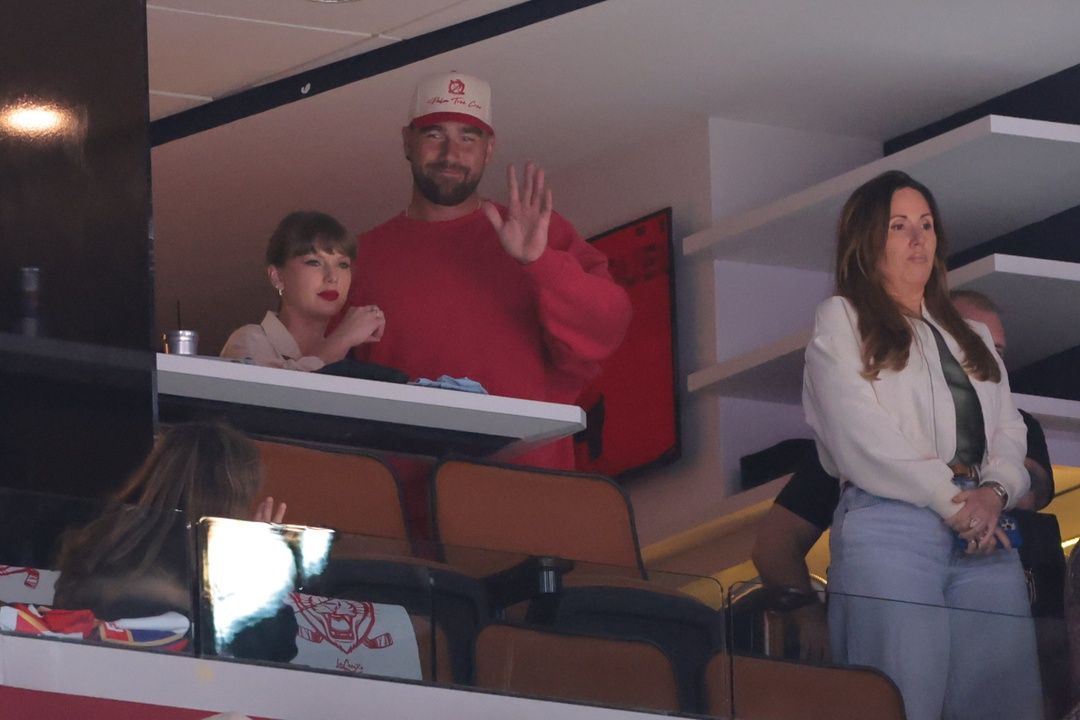 Taylor Swift Pours Cold Water on Career-Ending Rumors Once She Marries ...