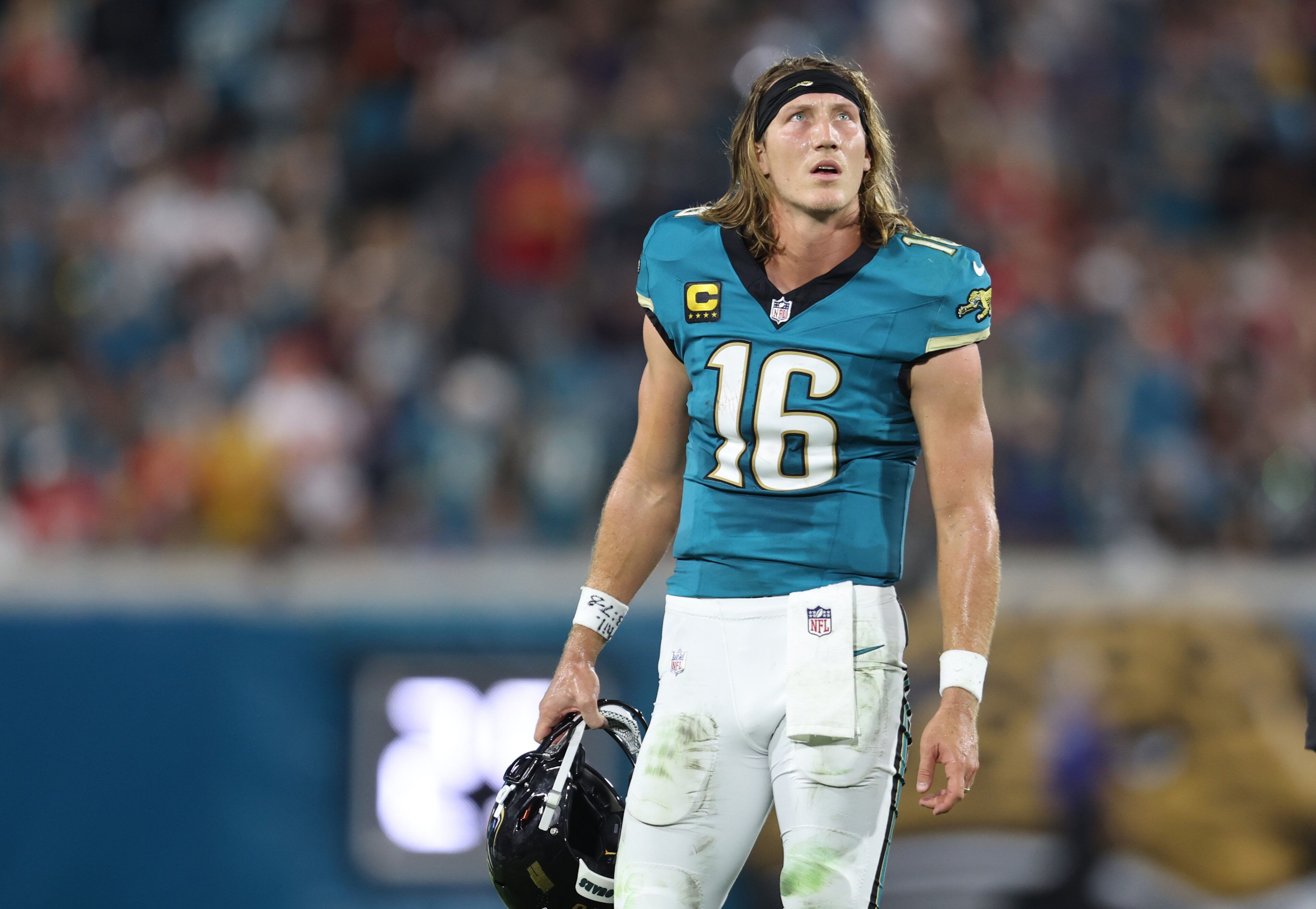 Cowboys Legend Rips $275,000,000 QB Trevor Lawrence After Brutal Mistakes in Chiefs-Jaguars