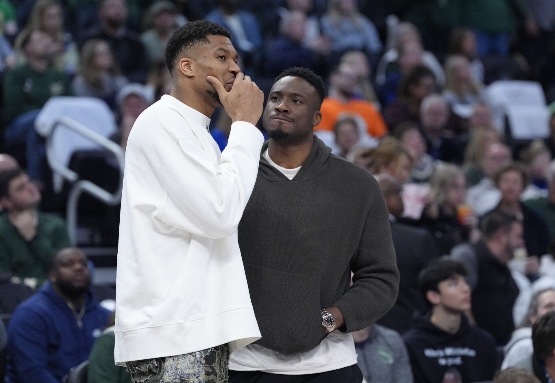Giannis Antetokounmpo’s Family Bids Goodbye to Milwaukee Amid Bucks ...