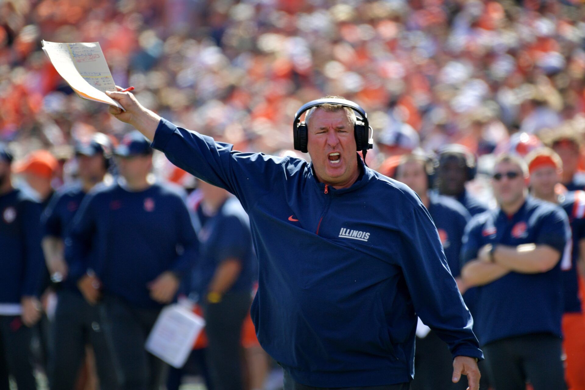 Illinois HC Bret Bielema Confronts Referee As He Loses Cool Over ...