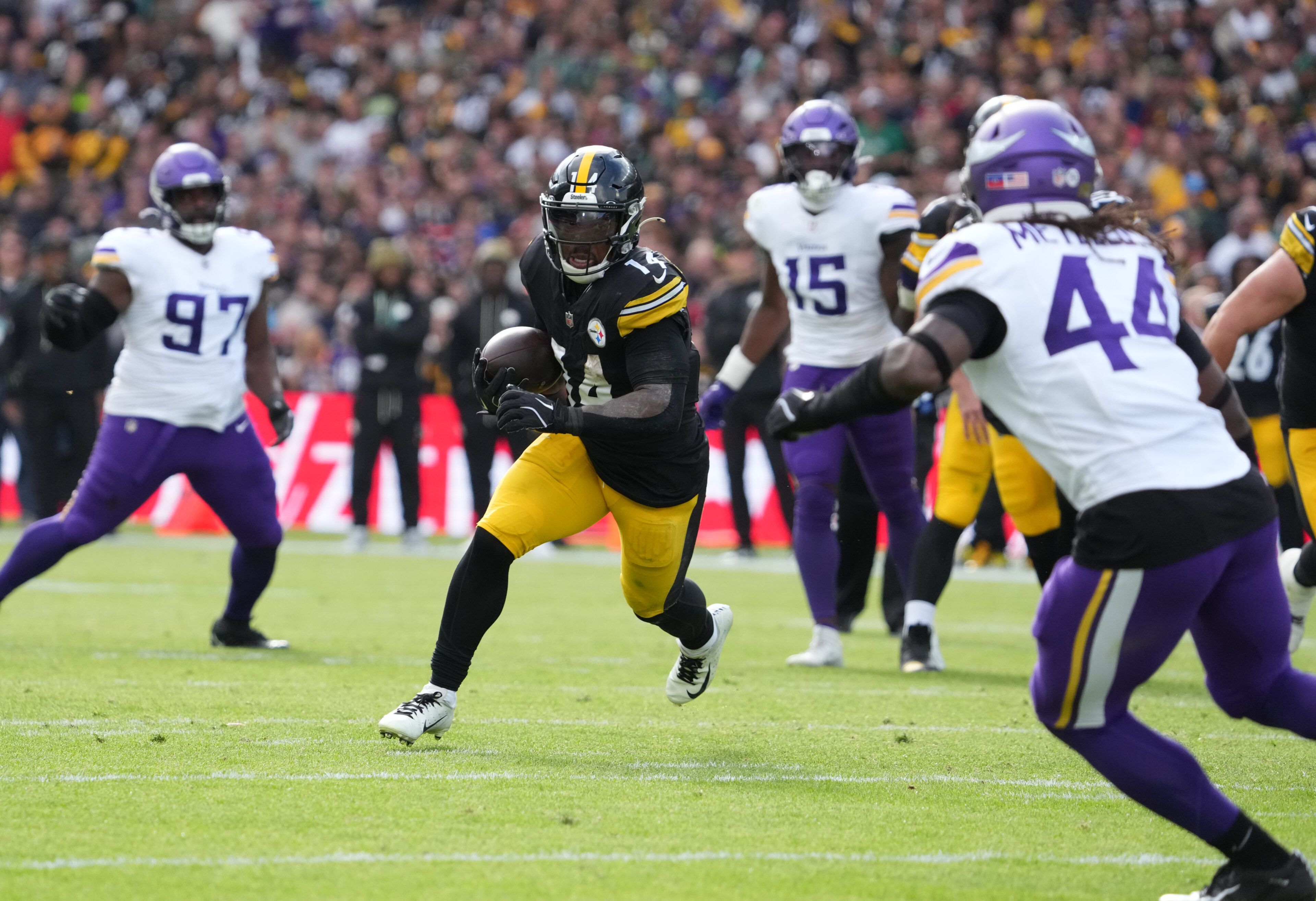 Kenneth Gainwell Fantasy Football Waiver Wire: Should Managers Pick Up ...