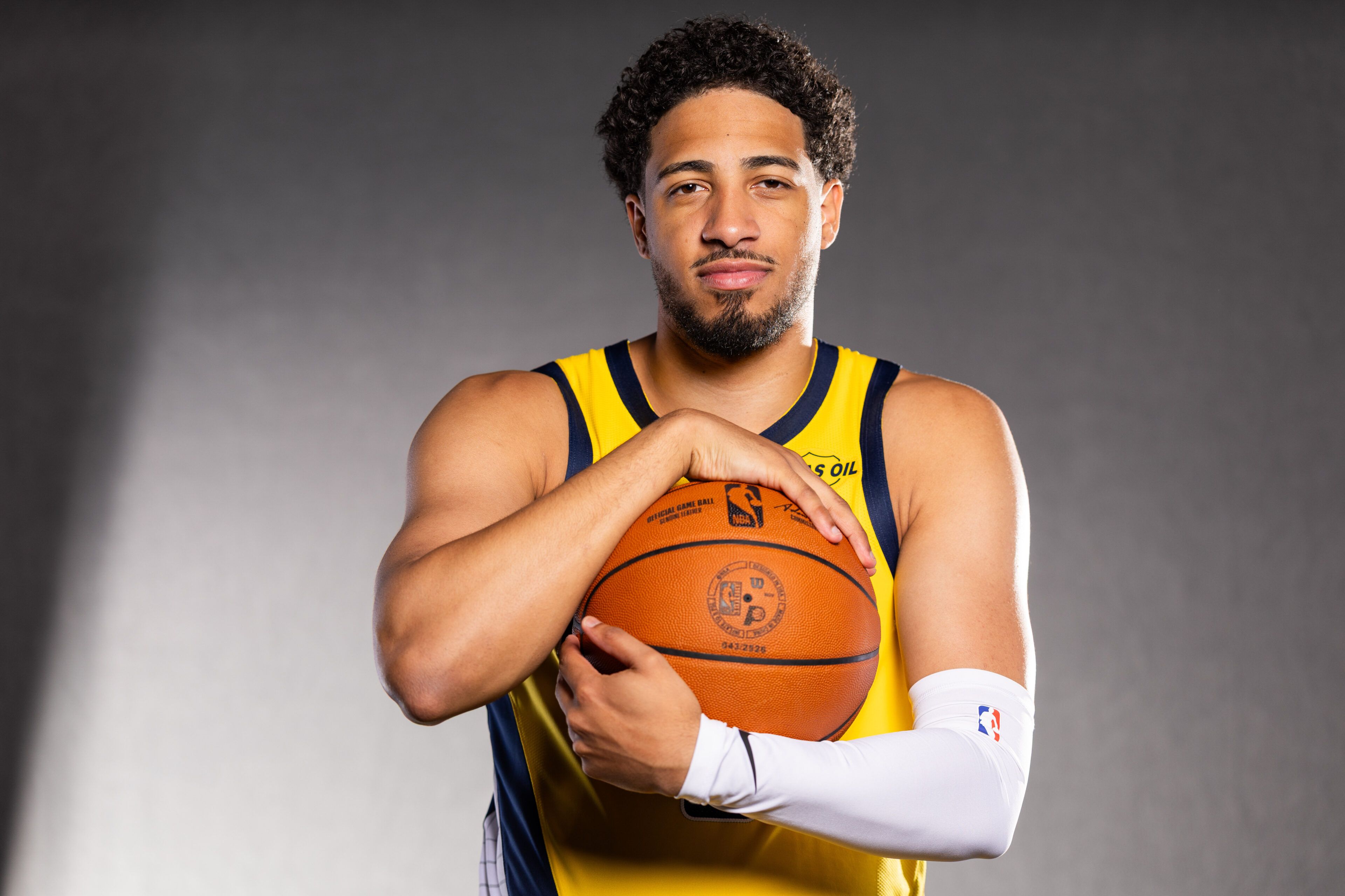 Tyrese Haliburton Brought to Tears After an Emotional Tribute From ...