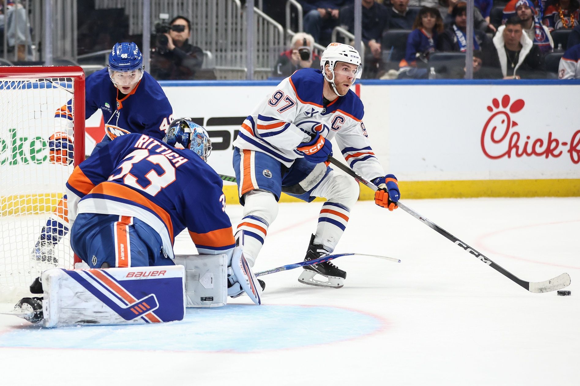 Oilers Fans Unite To Send Connor McDavid A Clear Message In The Middle ...