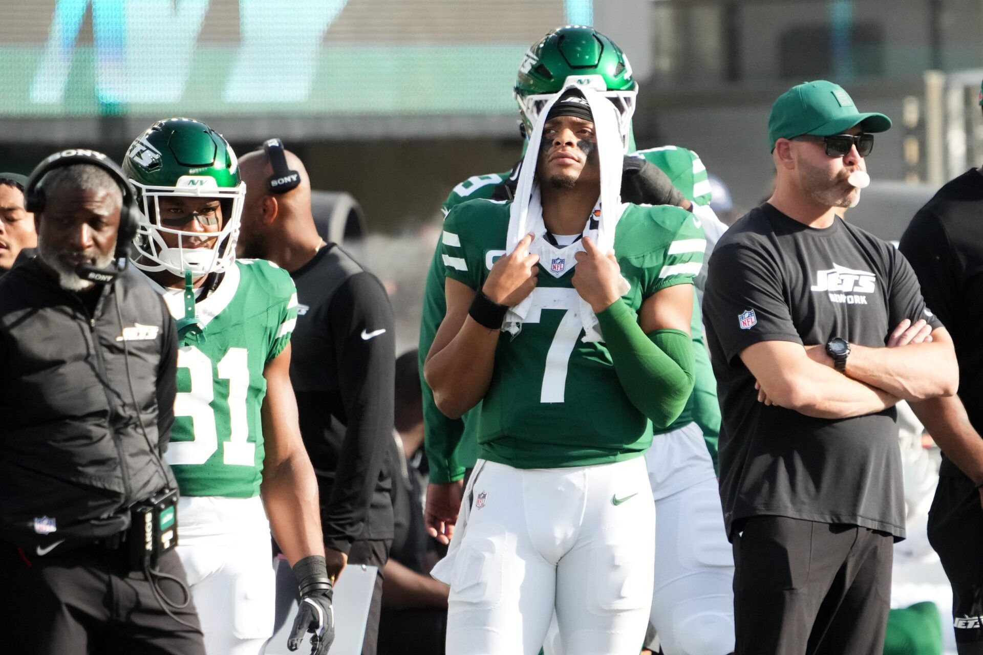 Justin Fields Breaks Silence on Jets Owner Woody Johnson’s Viral Critique
