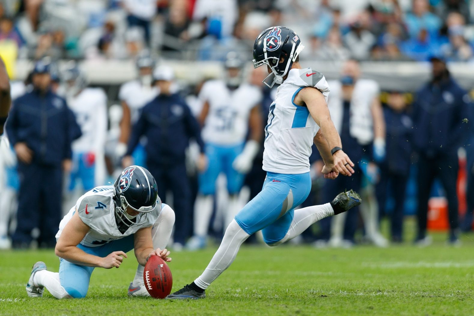 Who Is the Commanders’ New Kicker, and What Happened to Matt Gay ...