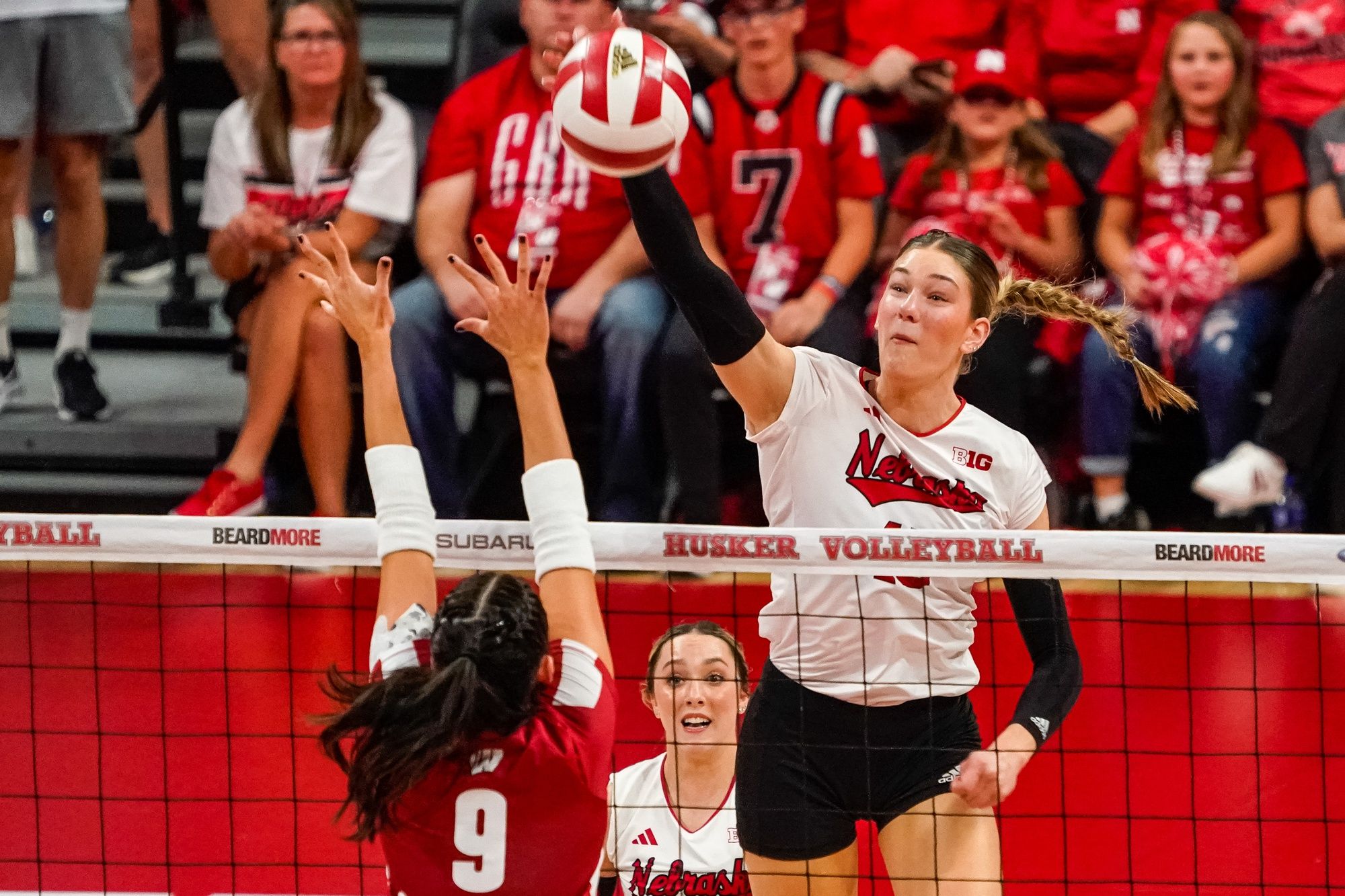 ‘Natural-born Leader’ Andi Jackson Discusses Nebraska Volleyball’s ...
