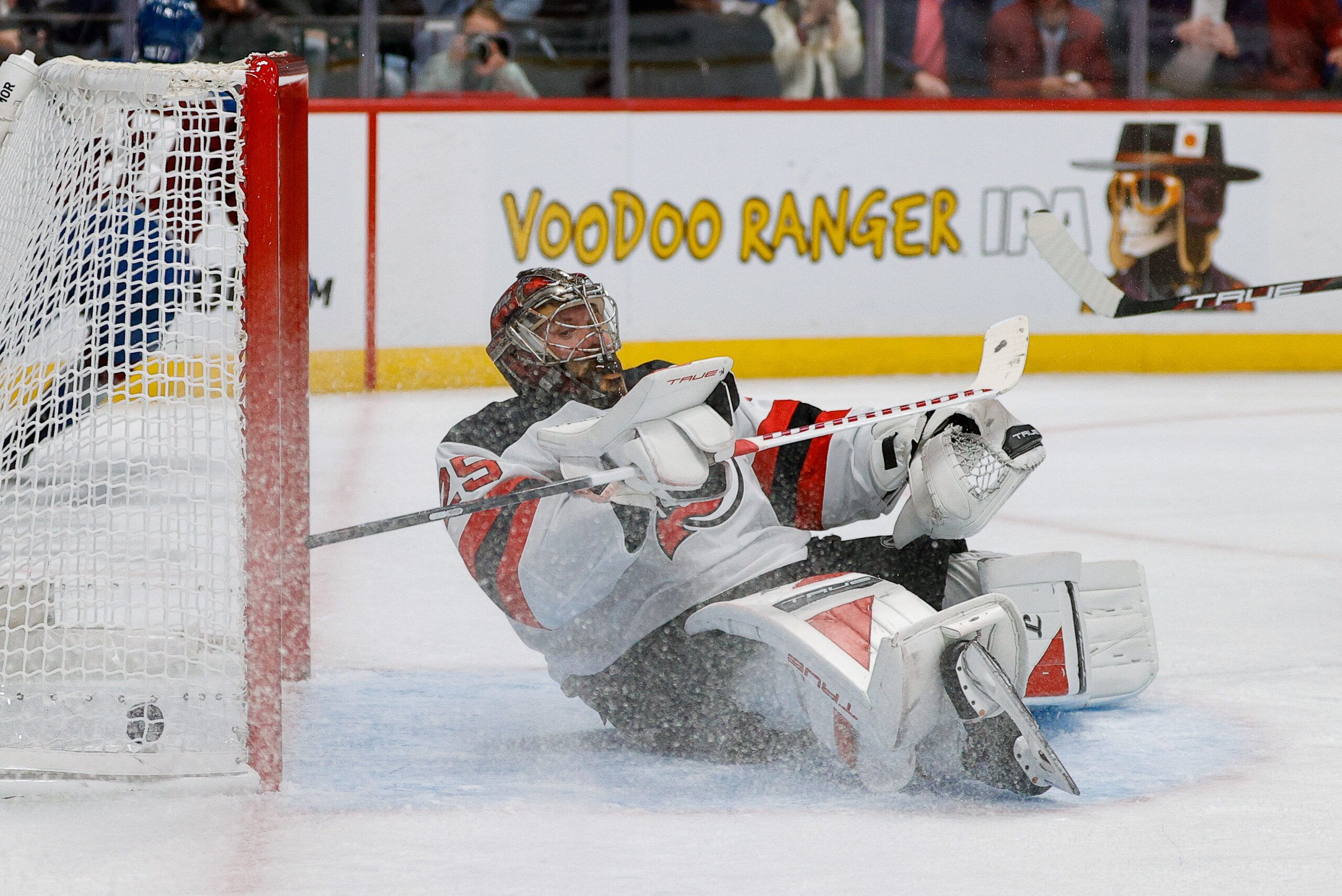 NHL World Reacts as Jacob Markstrom Signs Bumpers Two-Year Contract ...