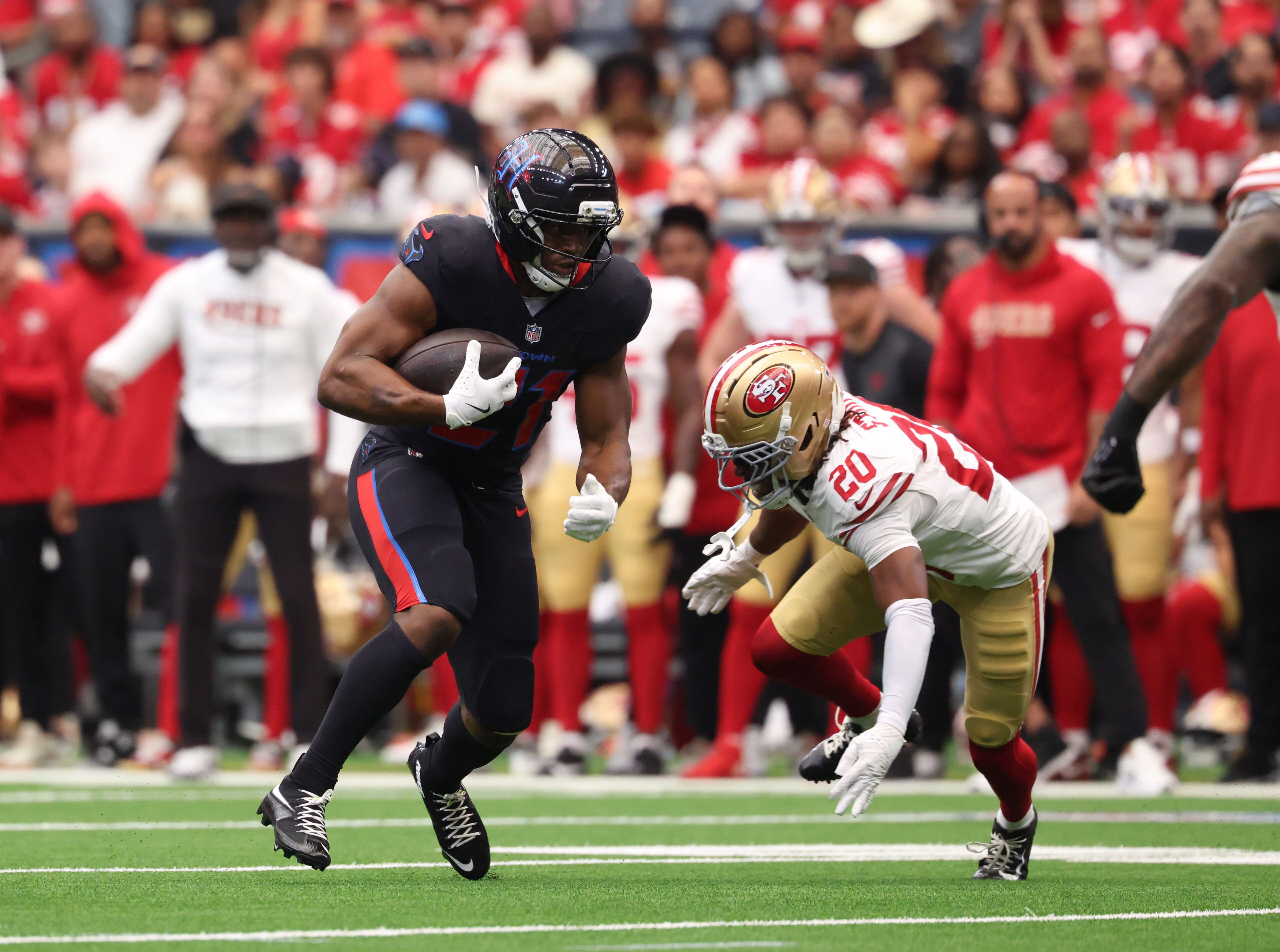 Will Nick Chubb Play in Week 10? Latest on Texans RB’s Injury Status