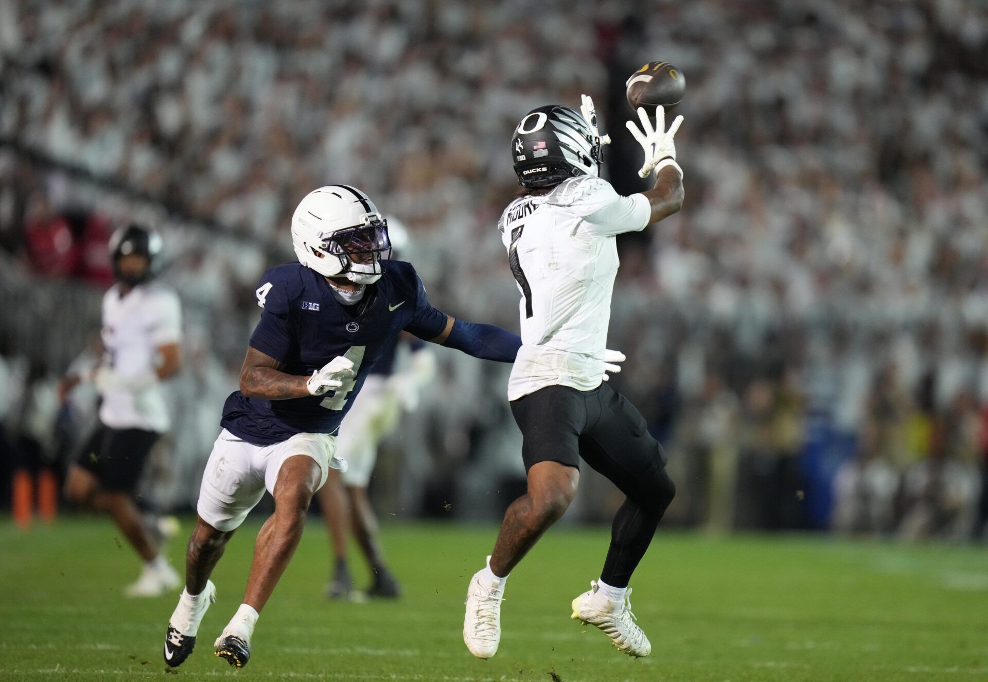 Is Dakorien Moore Playing Today? Latest Injury Update Ahead of Oregon ...