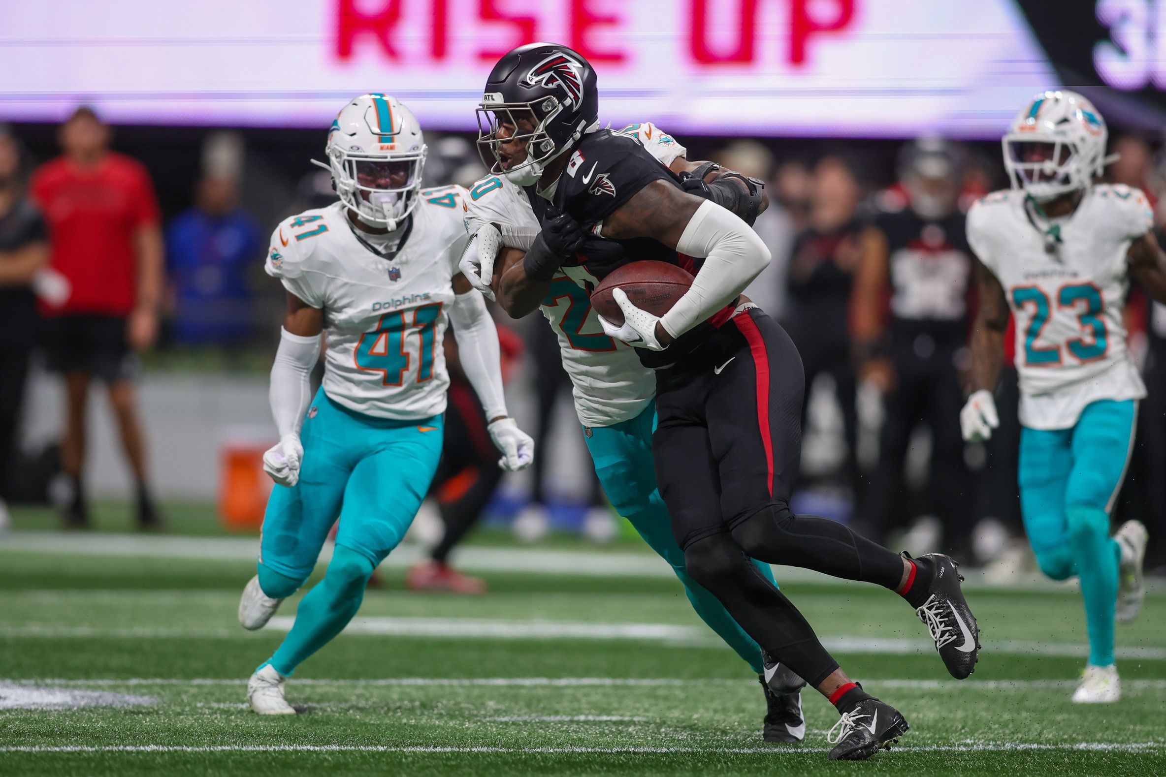 ‘Bench Kyle Pitts’ -- Falcons Fans Rip TE’s Poor Performance in Week 10 ...