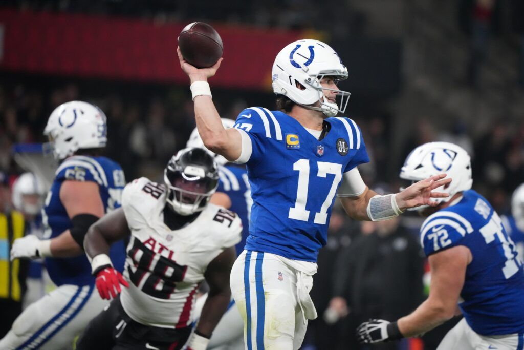 ‘Daniel Jones Has Reverted Back to the Pumpkin’ -- NFL Fans React to ...