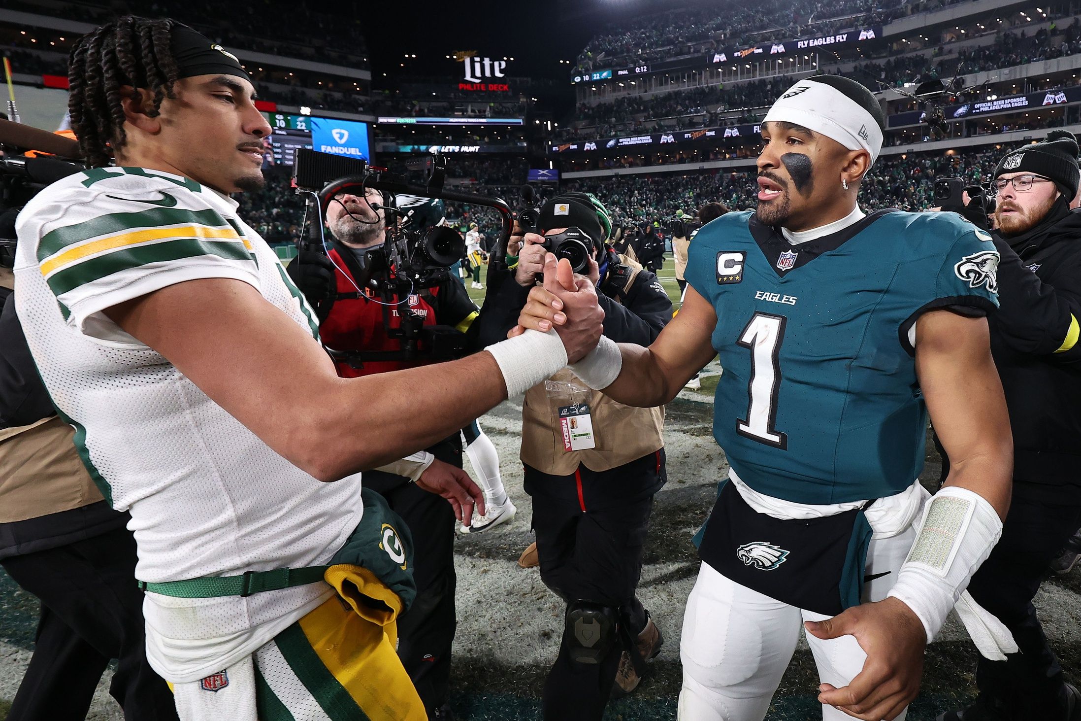 Who Are the Packers-Eagles Announcers? A Look at ESPN’s Broadcast Team ...