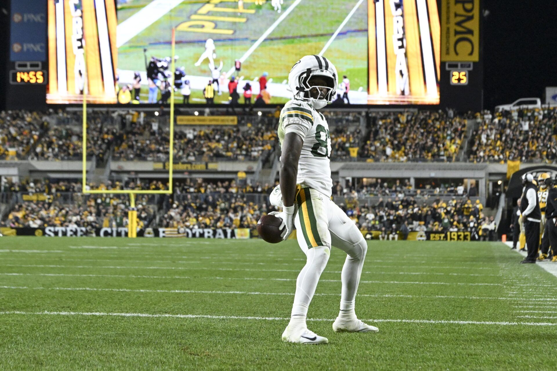 Romeo Doubs Injury Update: Latest on Packers WR After Exiting MNF Game ...