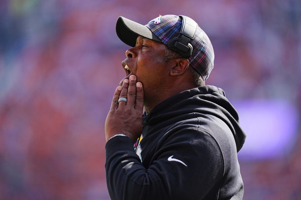 Broncos DC Vance Joseph Explains How He Prepares for Chiefs