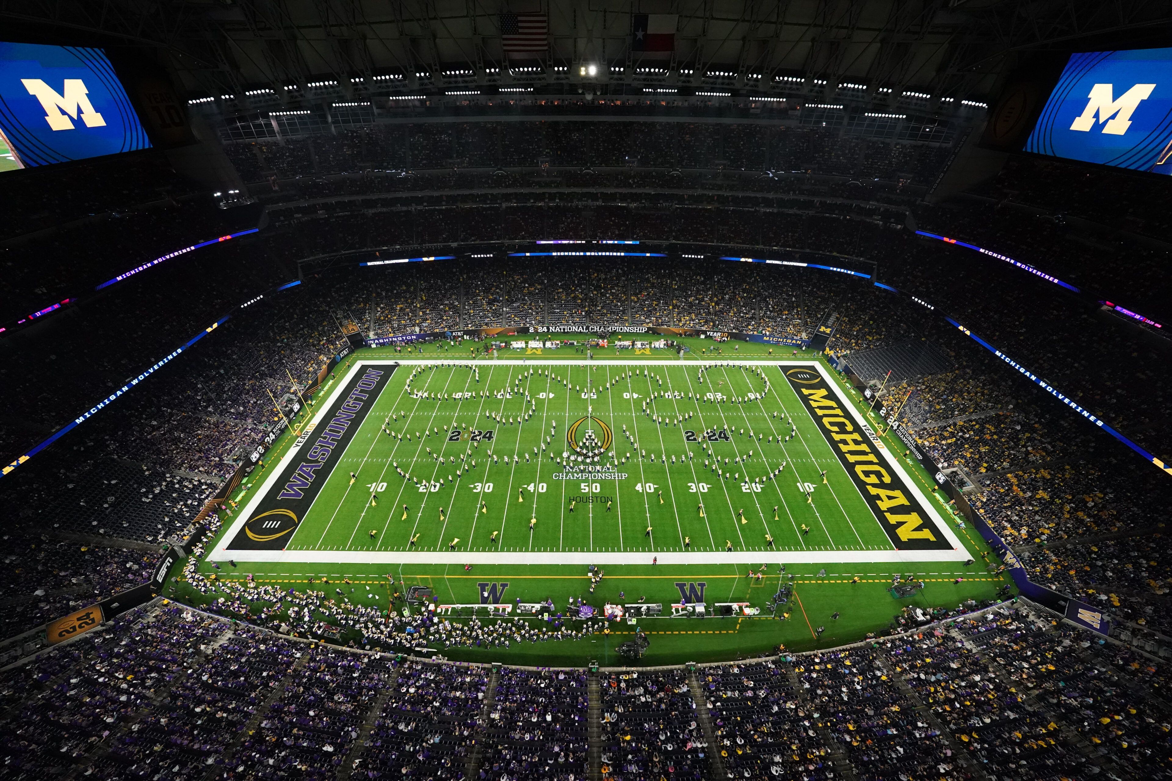 How Long Is College Football Halftime? Everything to Know About the ...
