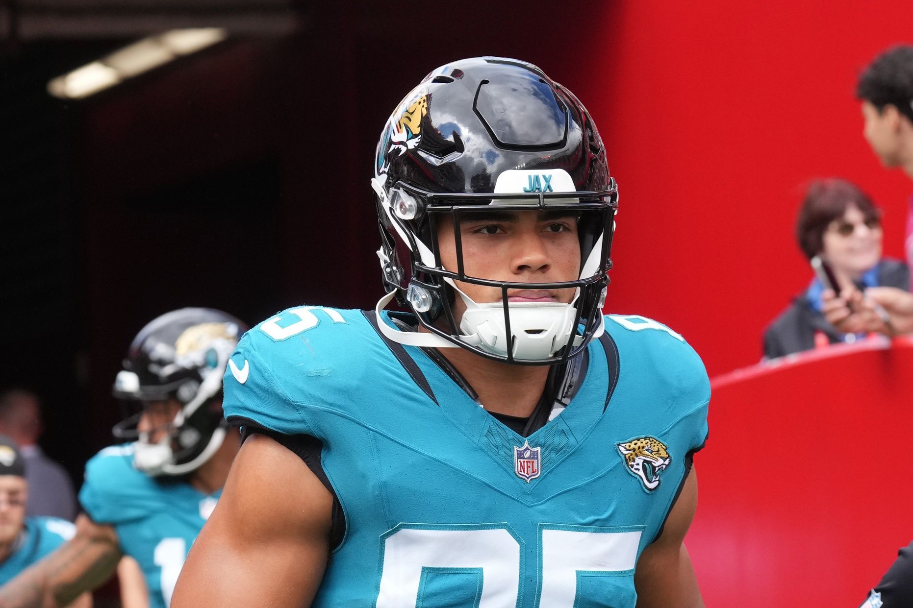 How Long Will Brenton Strange Be Out? Latest on Jaguars TE’s Injury and ...