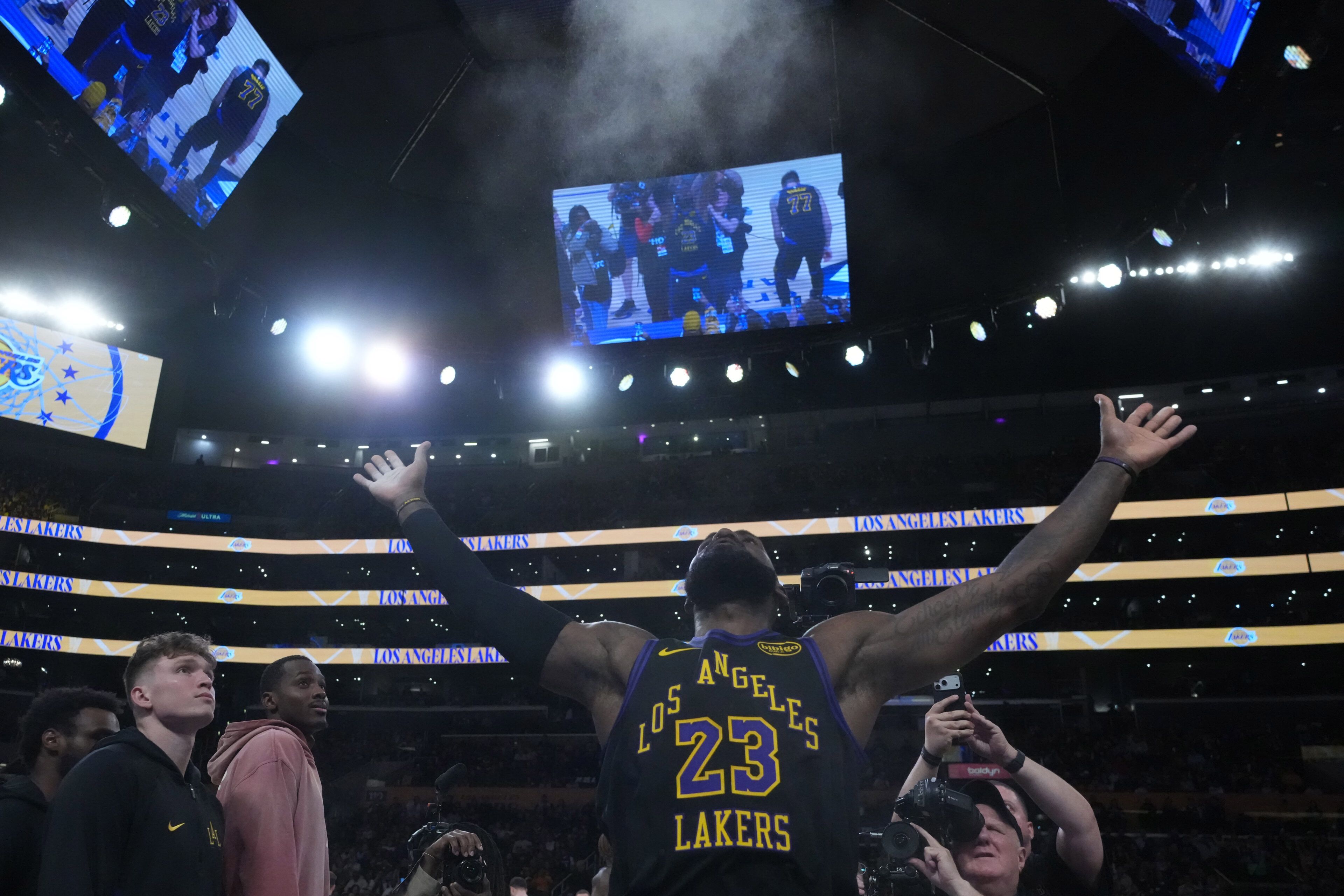 Viral Stat Puts Lakers Superstar LeBron James’ Historic NBA Longevity ...