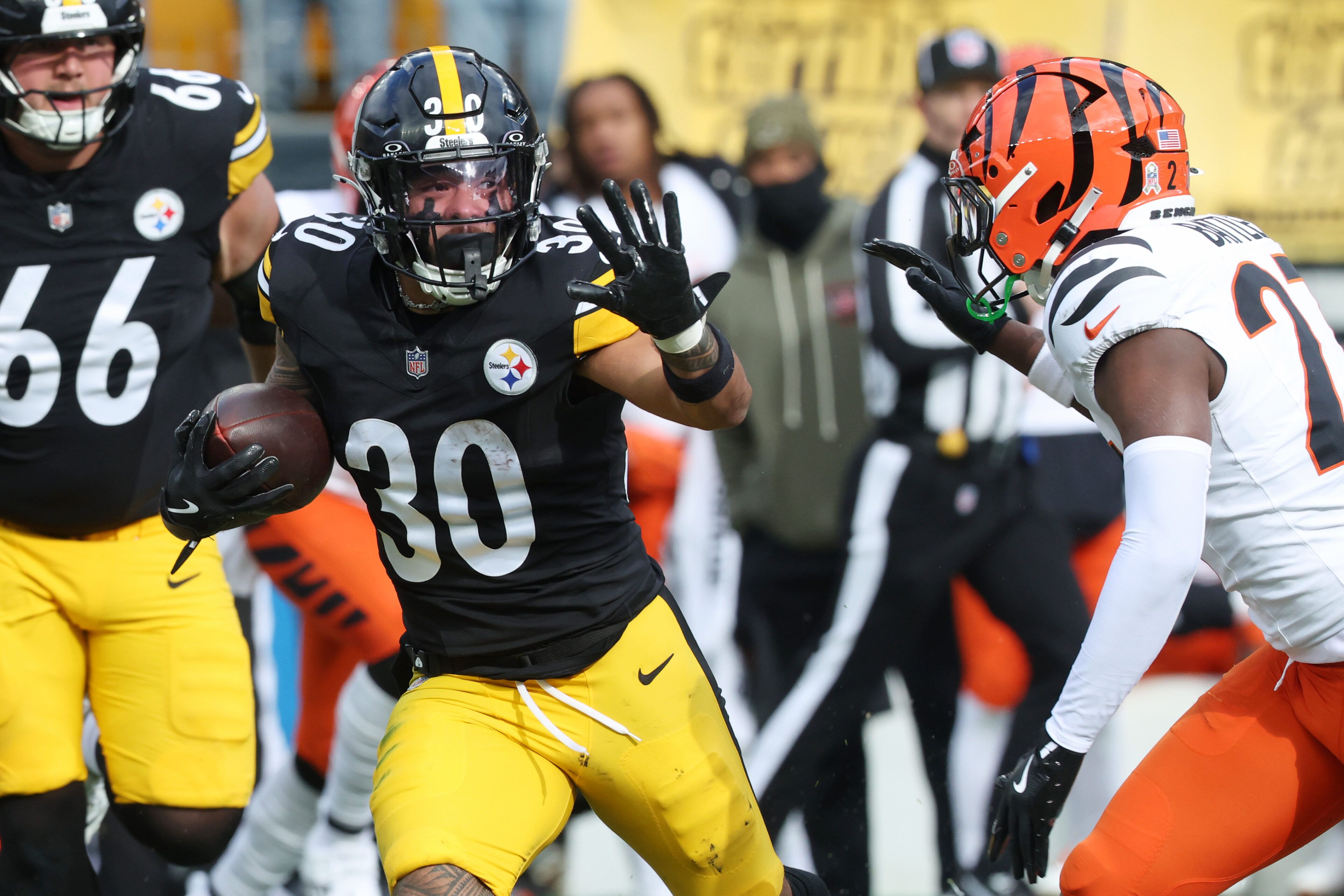 Jaylen Warren Start/Sit: Latest Injury Update, Fantasy Outlook, and More