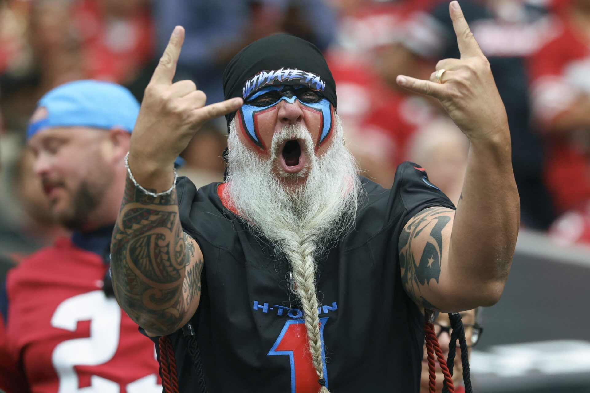 Texans Fans Traditions: Everything To Know About the SWARM Chant and H ...