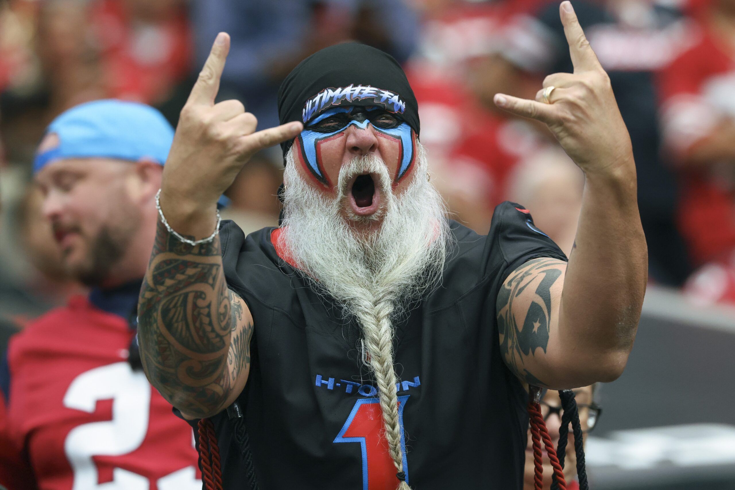 Texans Fans Traditions: Everything To Know About the SWARM Chant and H ...