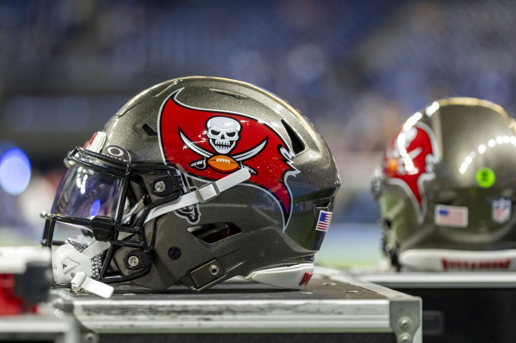 Who Are the Rams-Buccaneers Announcers? A Look at NBC's Broadcast Team ...