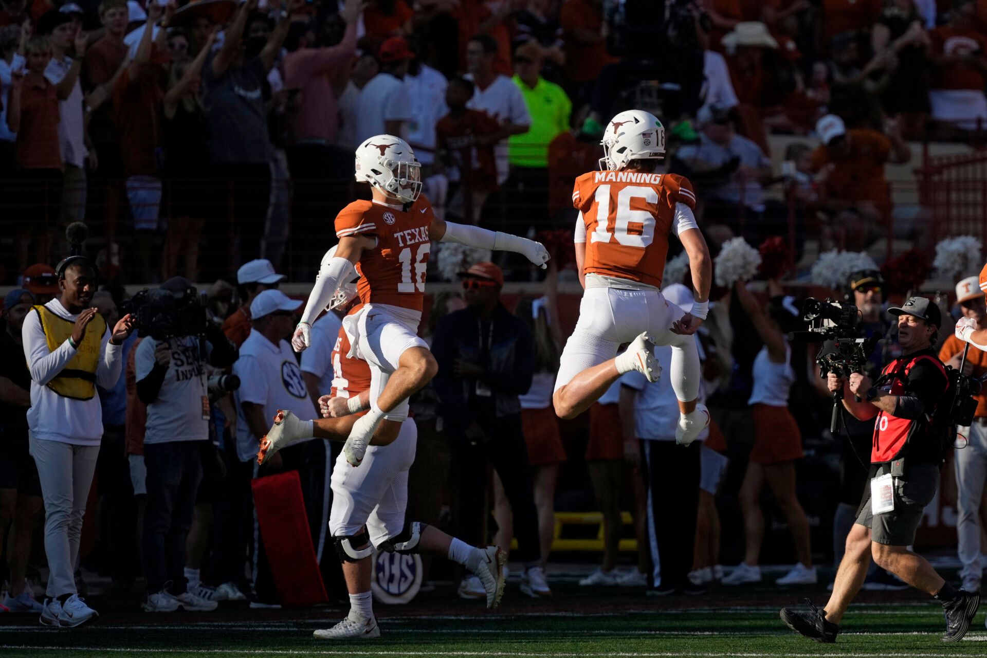 Arch Manning Makes Texas Football History in Dominant Arkansas Win