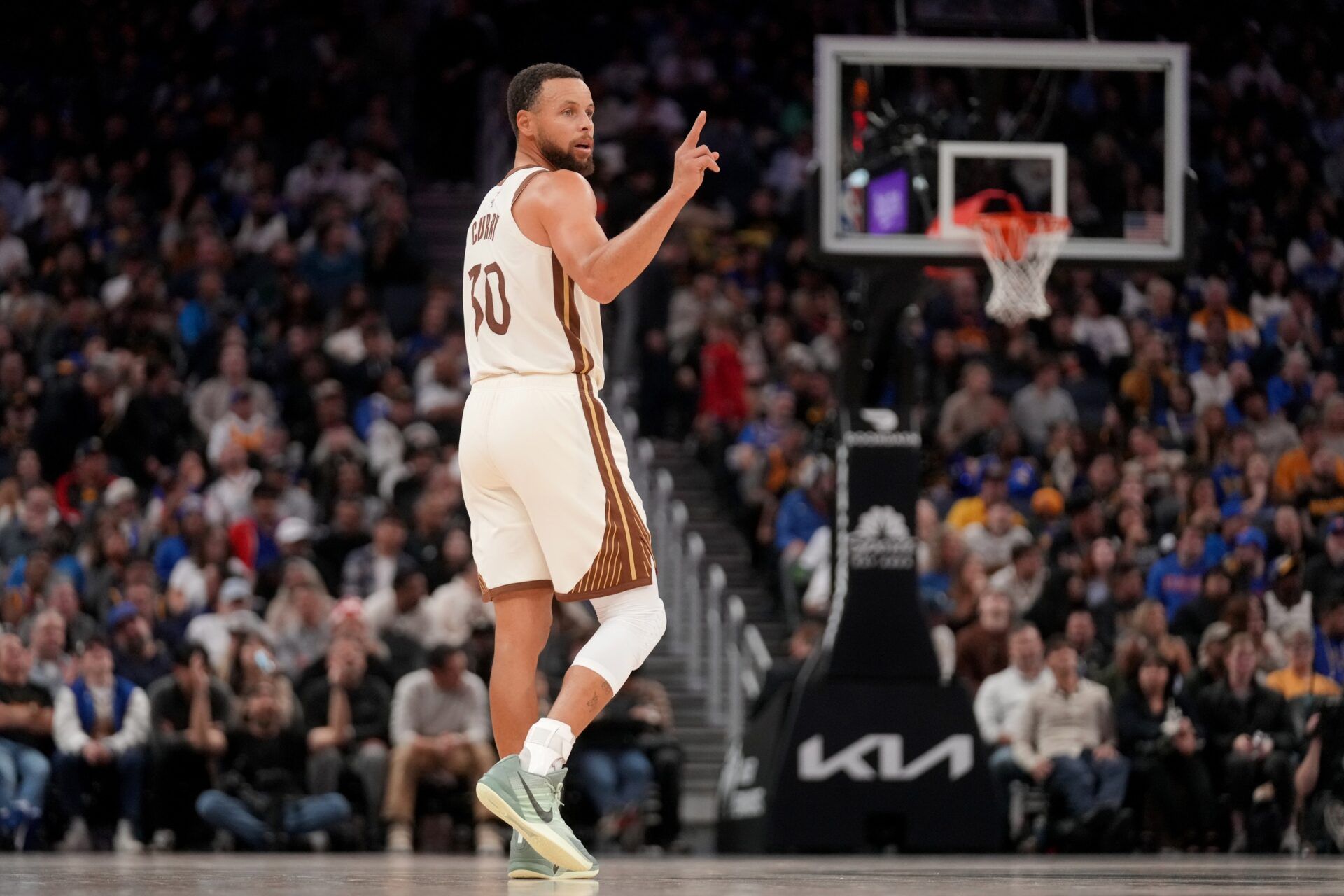 ‘Hard to Get an Oregon Duck’ -- Stephen Curry Failed to Hire WNBA ...