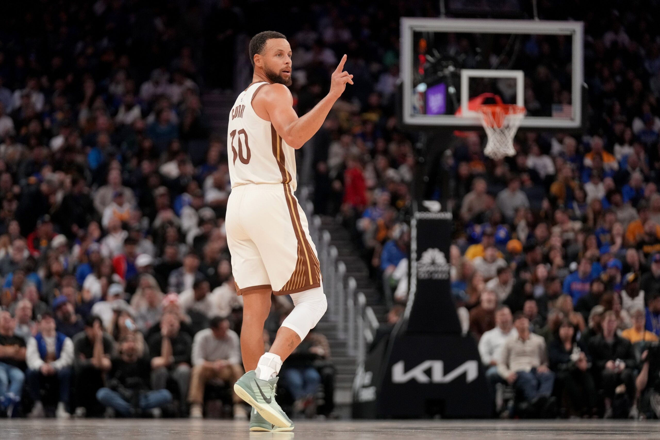 ‘Hard to Get an Oregon Duck’ -- Stephen Curry Failed to Hire WNBA ...