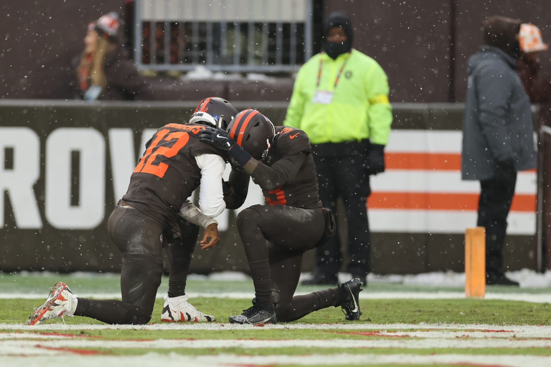 ‘Shedeur Sanders Is Better Than Cam Ward’ -- NFL World Reacts to Browns ...