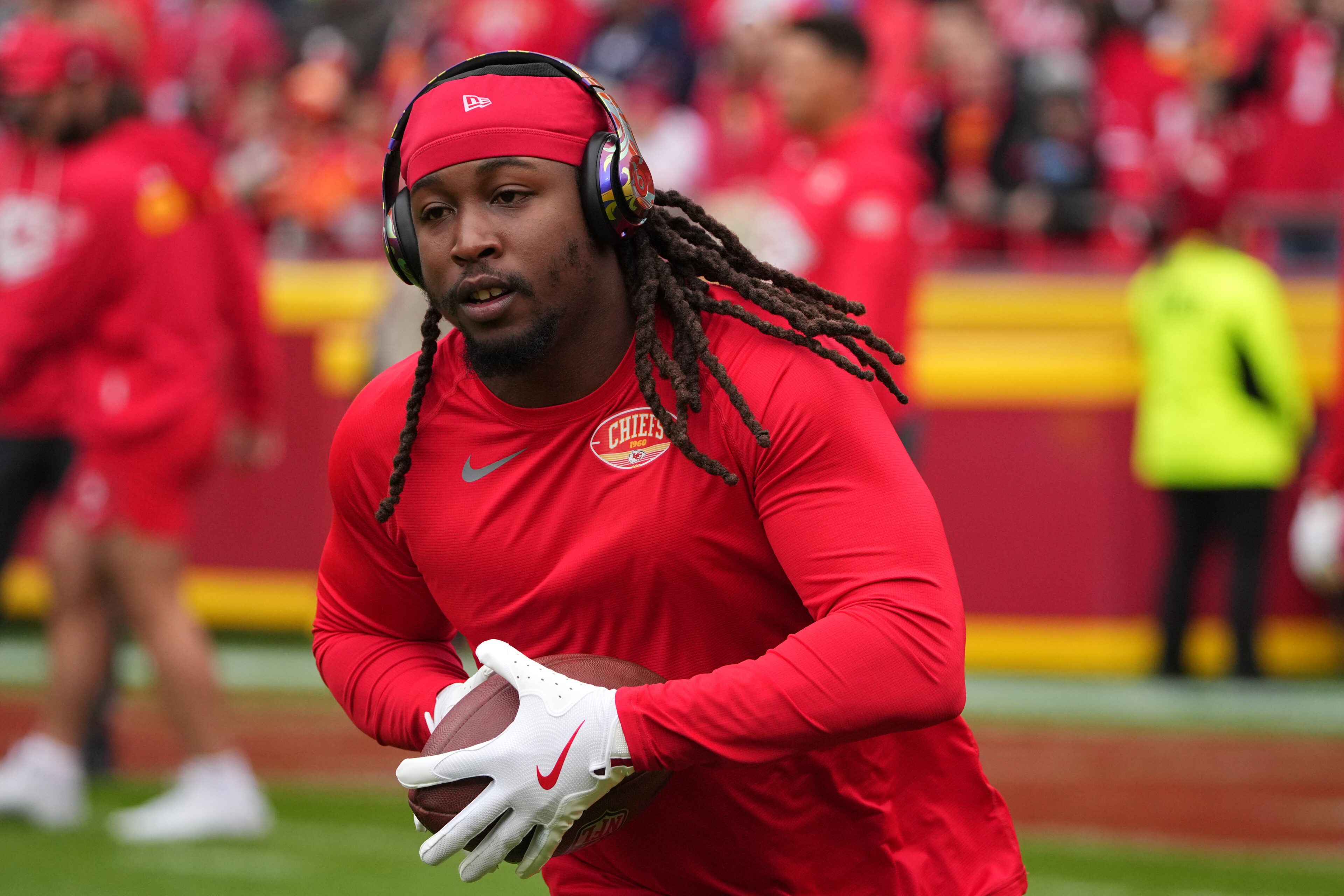 Is Kareem Hunt Playing? A Look at Whether the Chiefs RB Is Injured ...