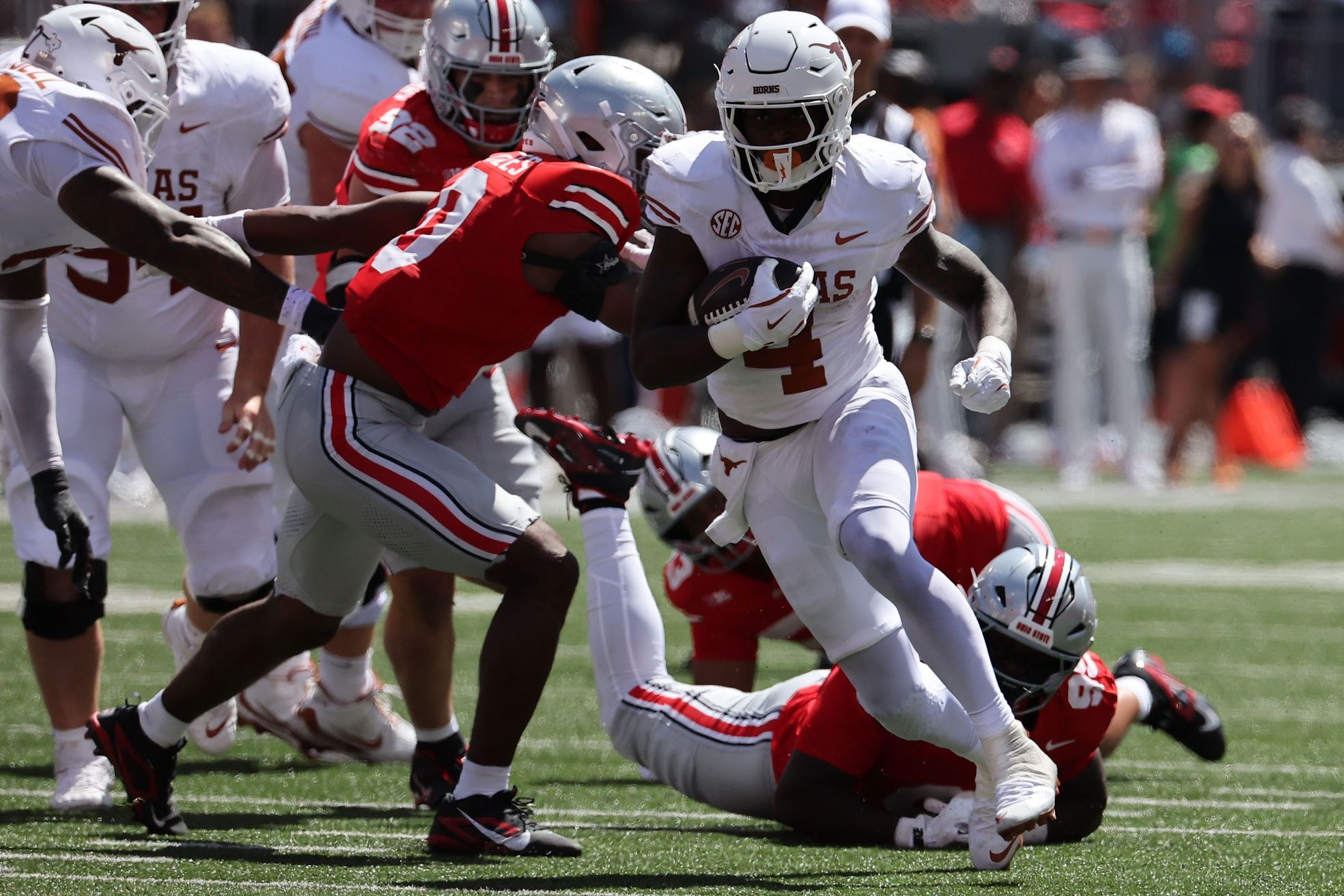 Trouble For Texas as RB CJ Baxter Announces Transfer Portal News on Monday