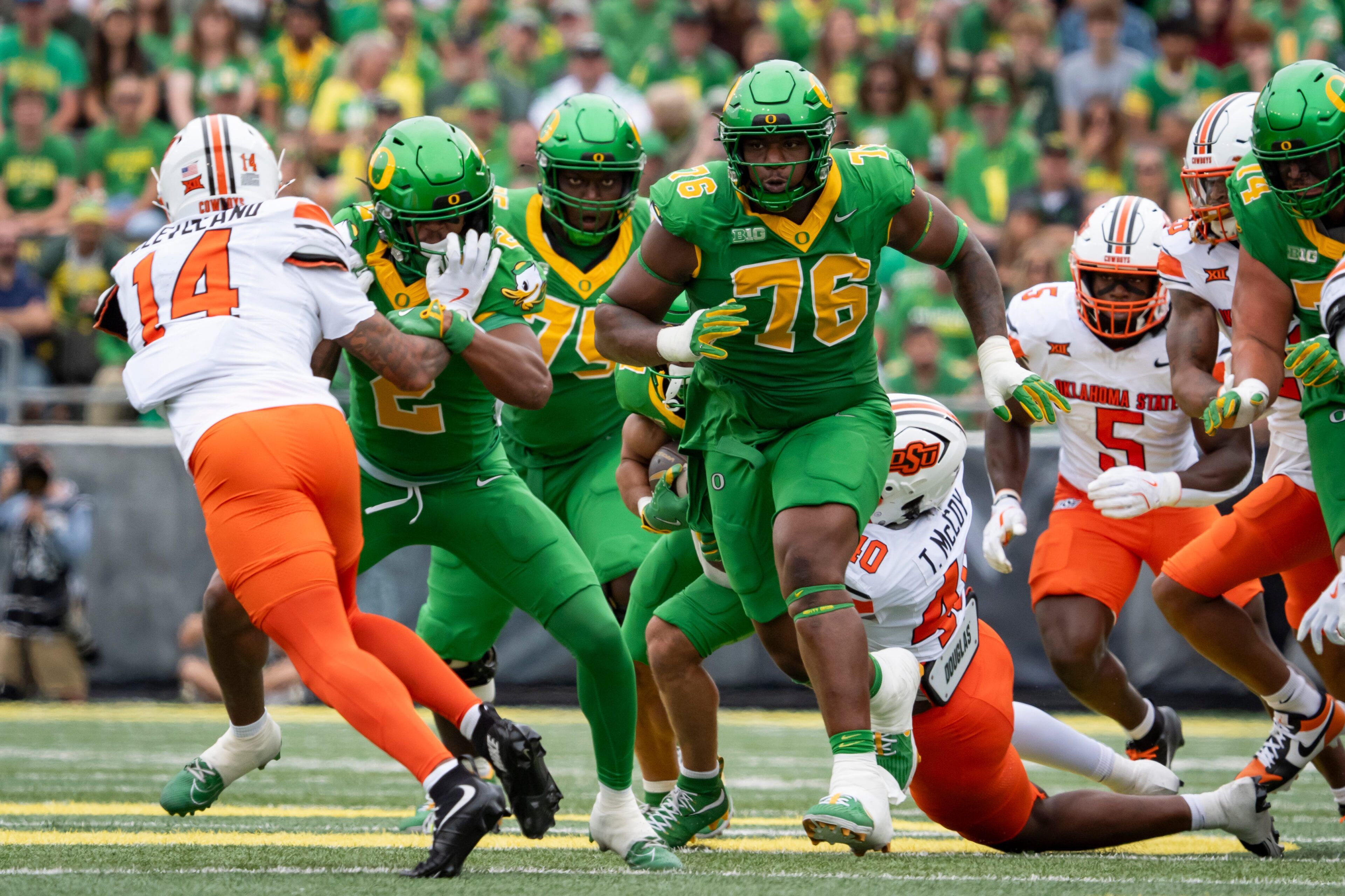 Oregon Ducks Eye CFP Title With Top-Ranked Offensive Line Unit